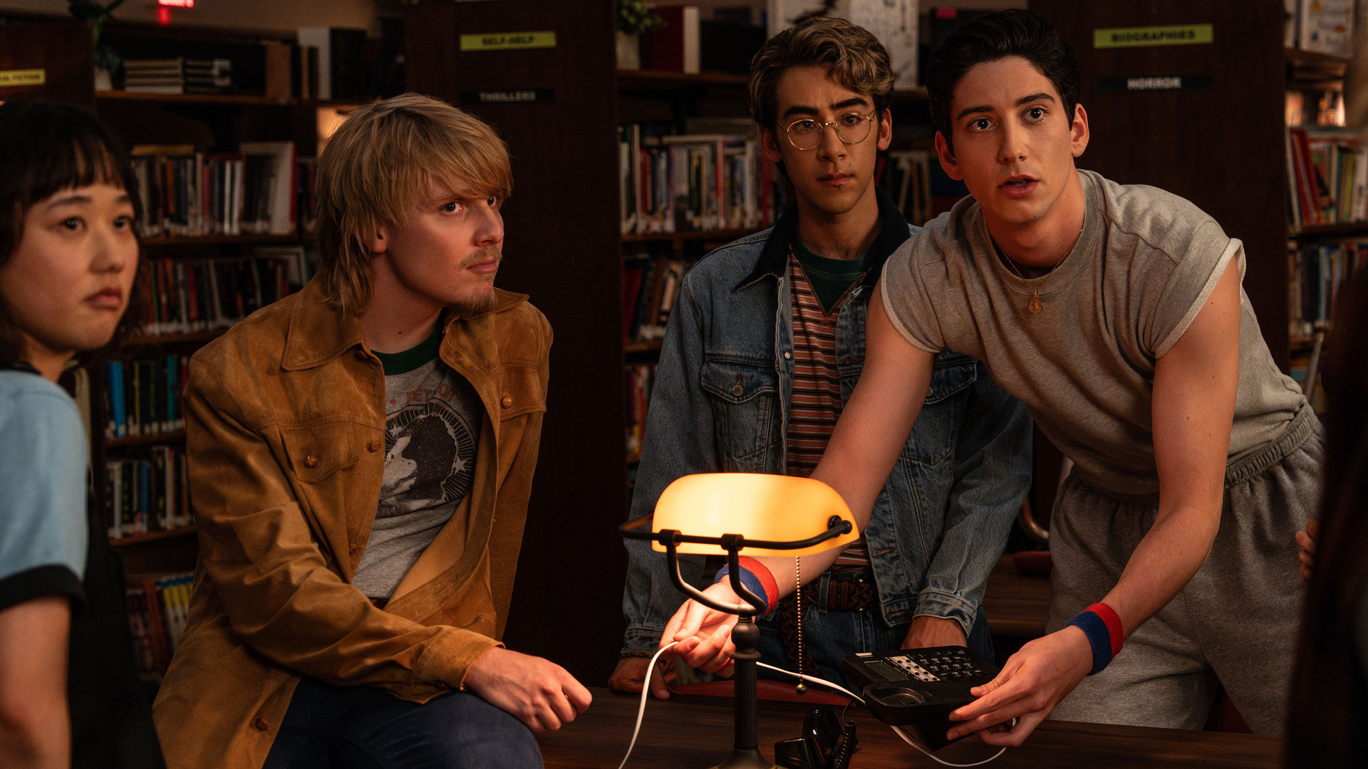 Mira Espíritus en la Escuela, temporada 2, episodio 5: La cena se ...