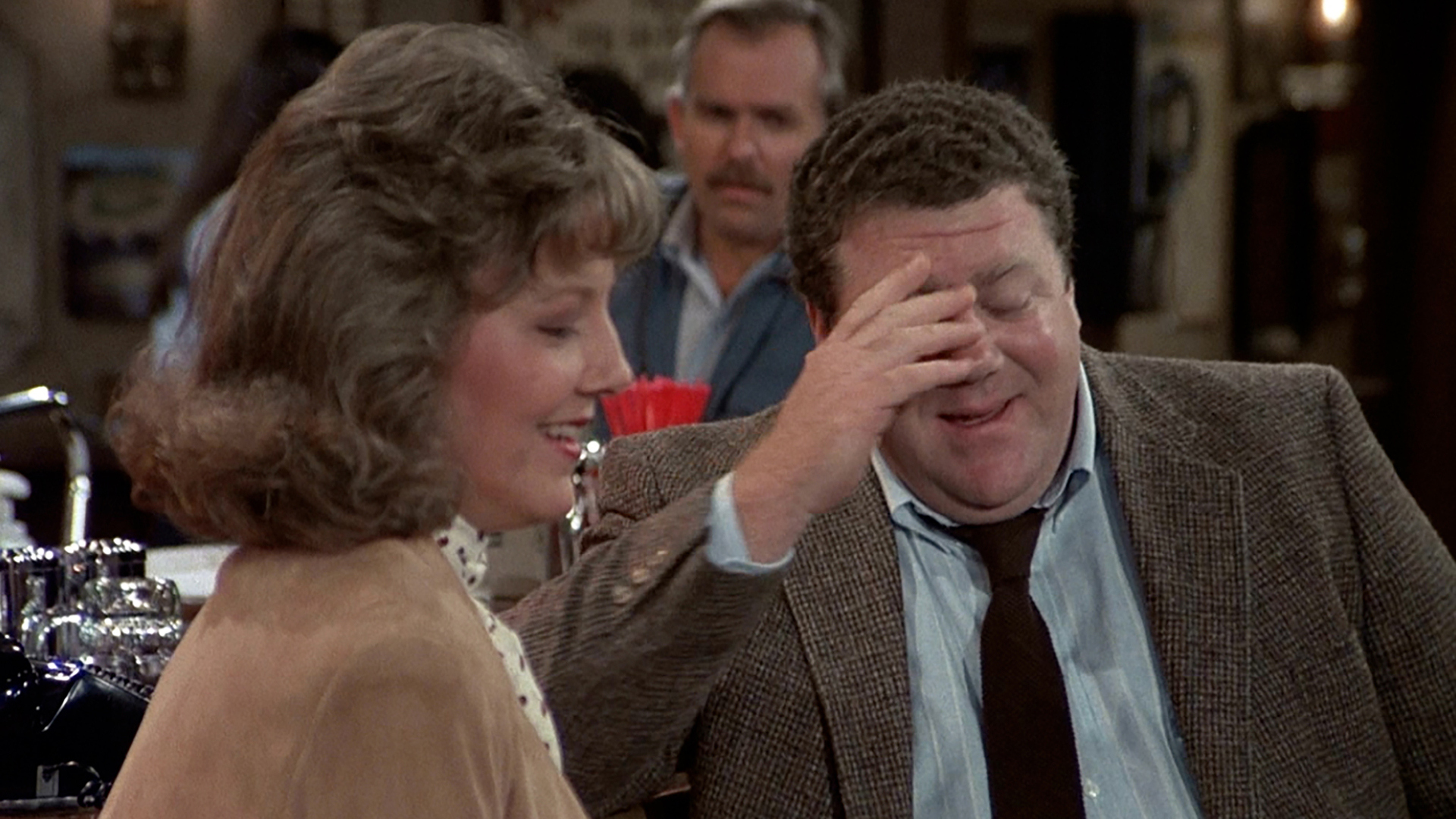 Watch Cheers Season 4 Episode 7: Love Thy Neighbor - Paramount+ Australia