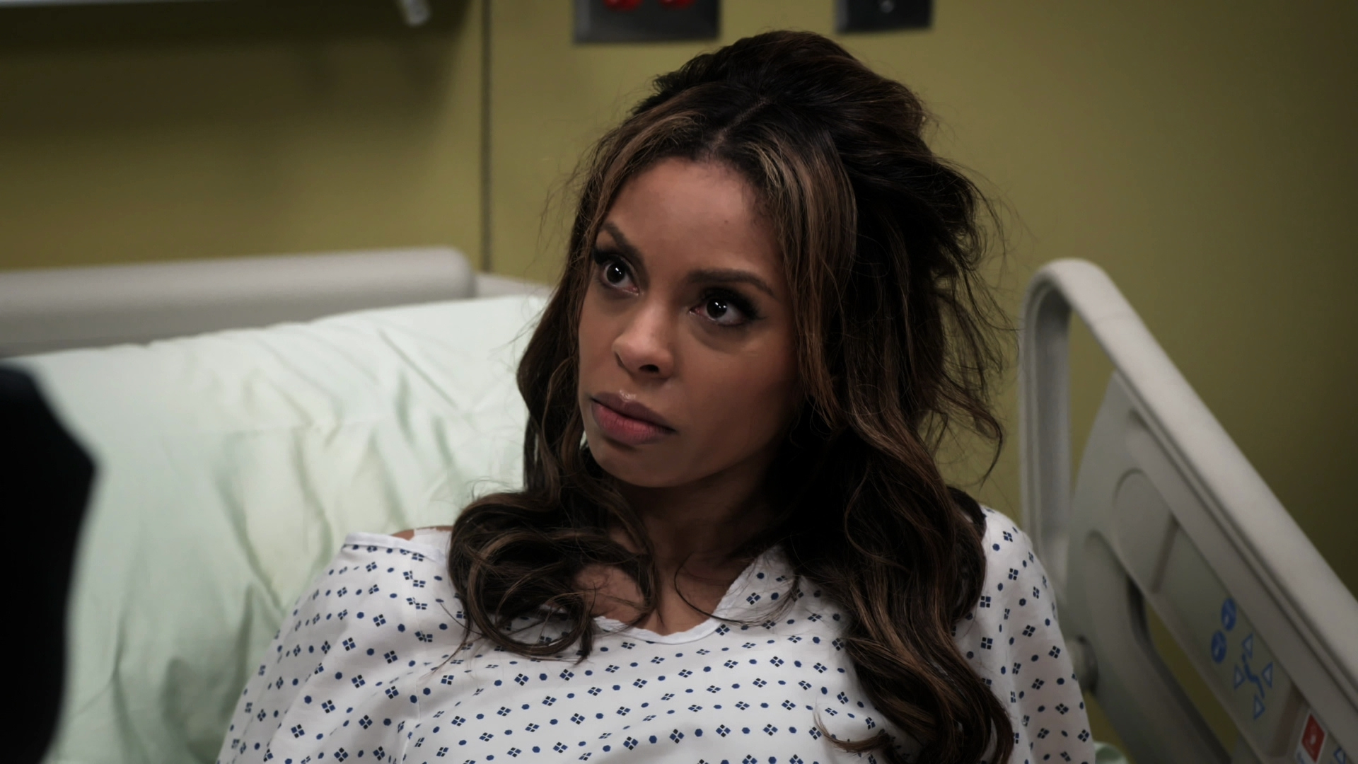 Watch Tyler Perry's The Oval Season 4 Episode 14: Know Your Place ...