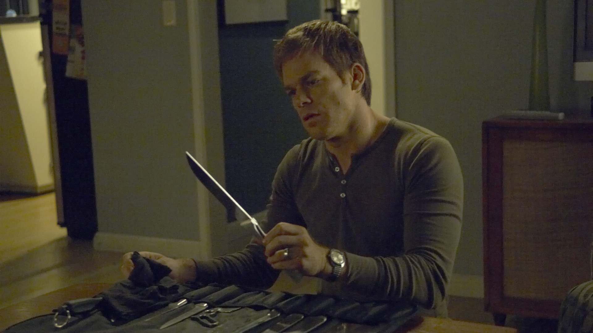Watch Dexter Season 5 Episode 10: In The Beginning - Paramount+ United ...