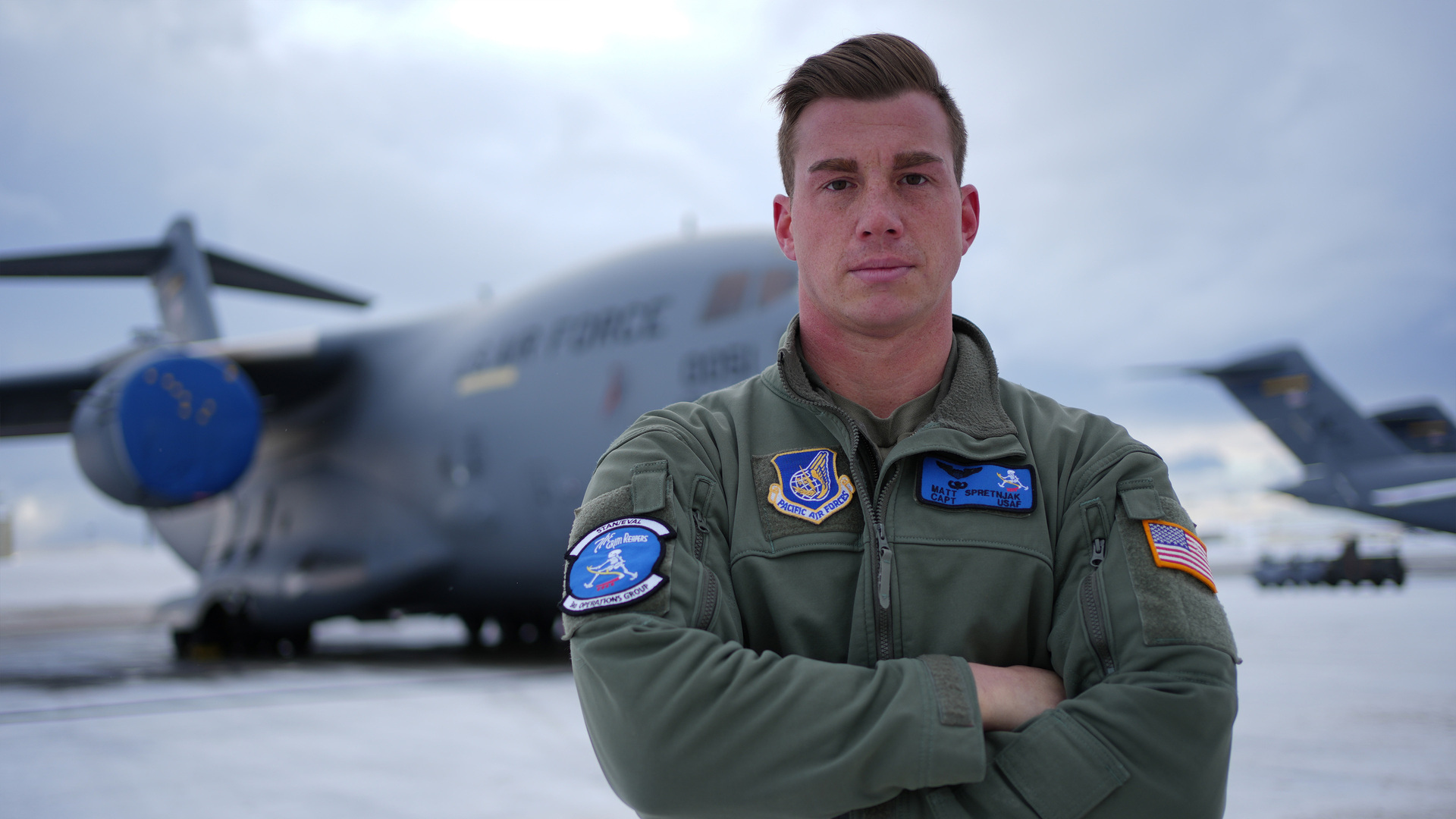 Watch Ice Airport Alaska Season 5 Episode 1: Flight of the Grizzly ...