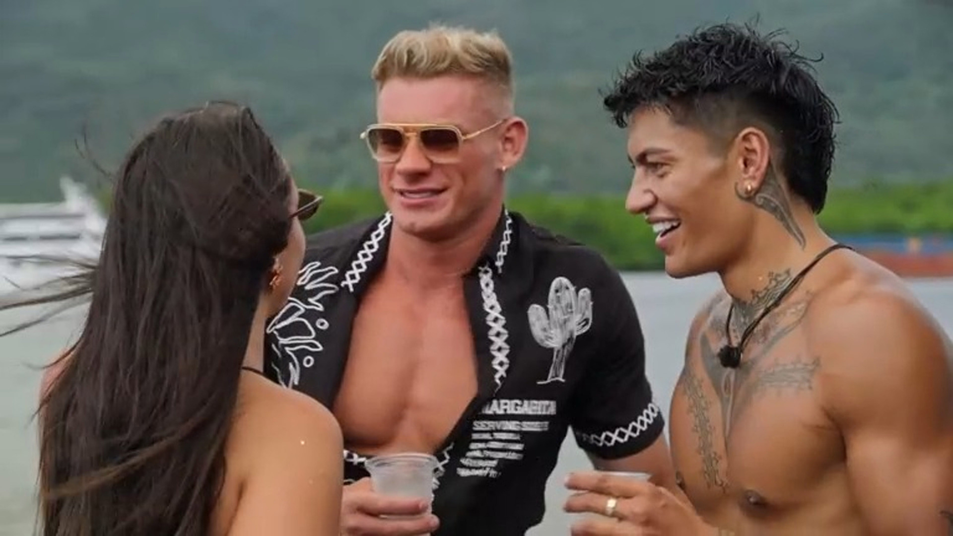 Watch Aussie Shore: Aussie Shore - 10 Kebabs - Full Show on Paramount+ ...