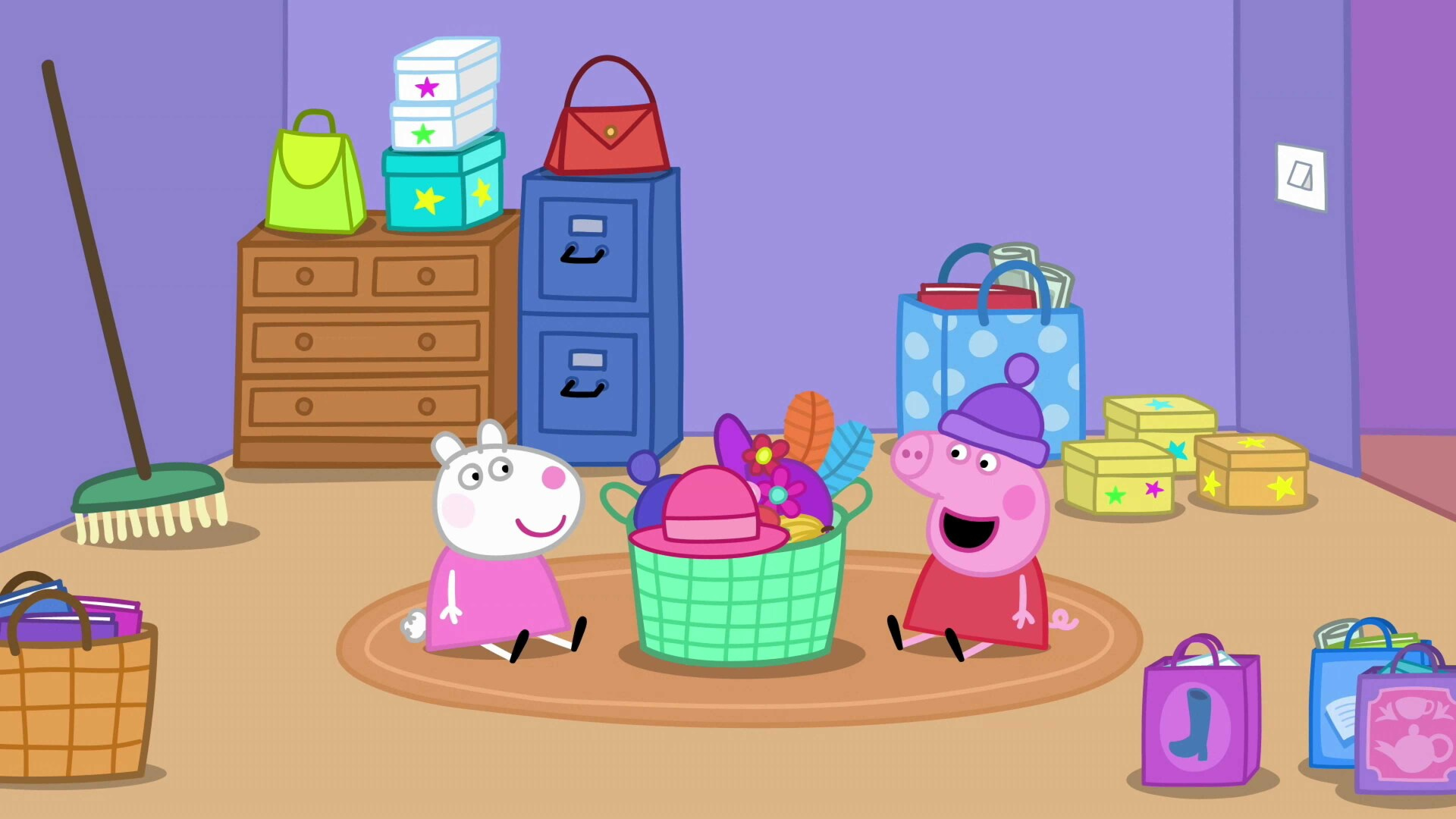 Watch Peppa Pig Season 10 Episode 5: Movie Night/Art House Day ...