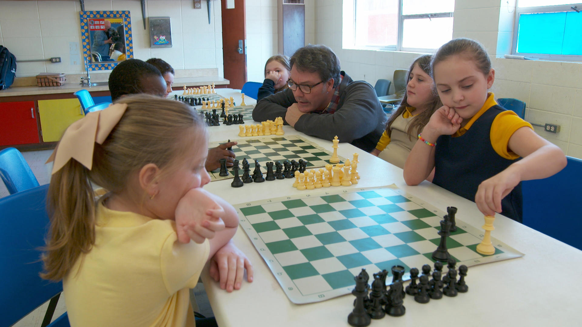 Watch 60 Minutes Chess Country - Paramount+