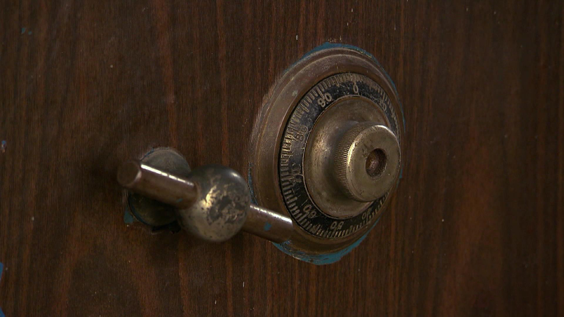 Watch Sunday Morning: Safecracking: The right combination - Full show ...