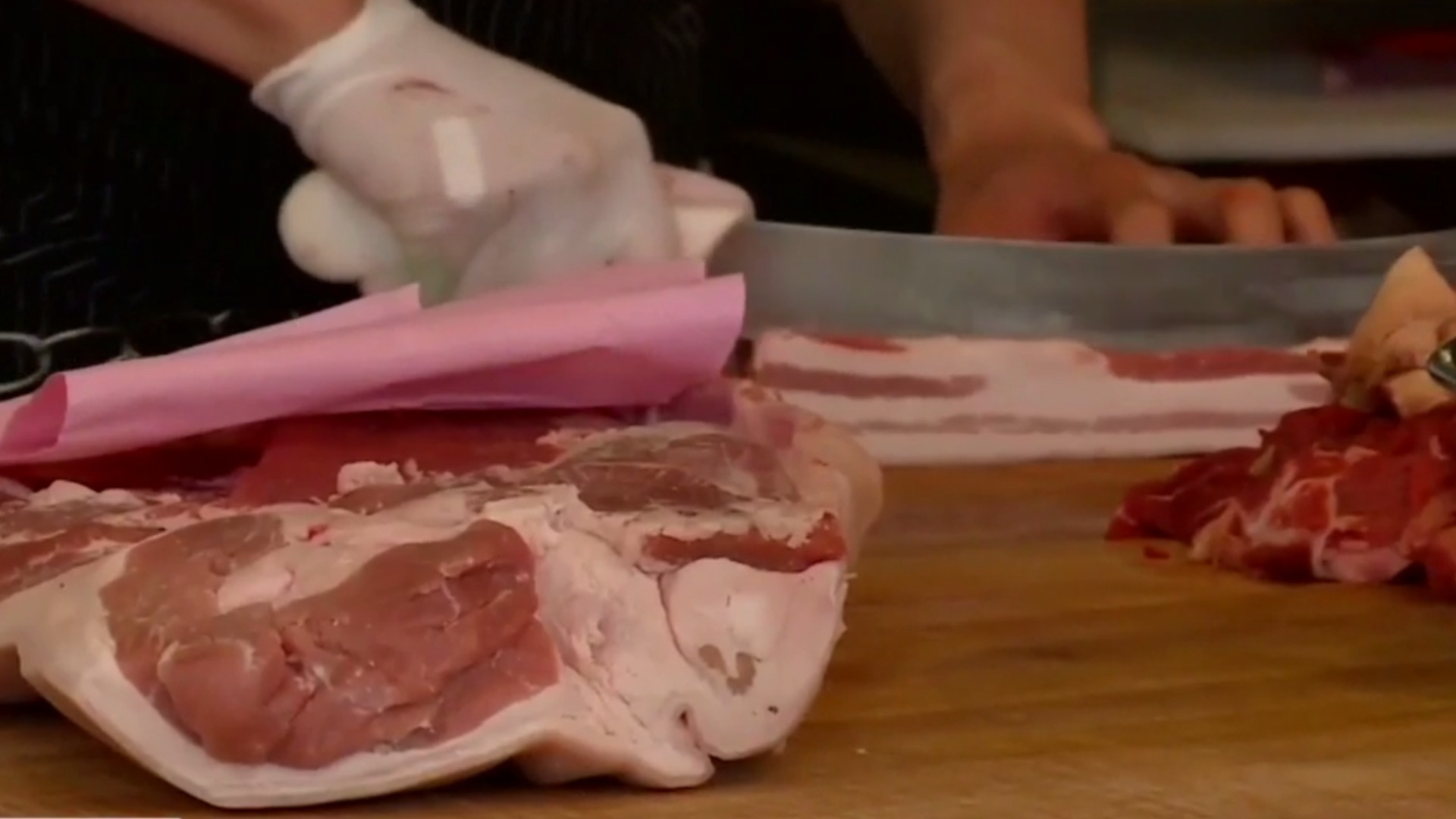 Watch CBS Evening News: Meat shortages as virus forces plants to close ...