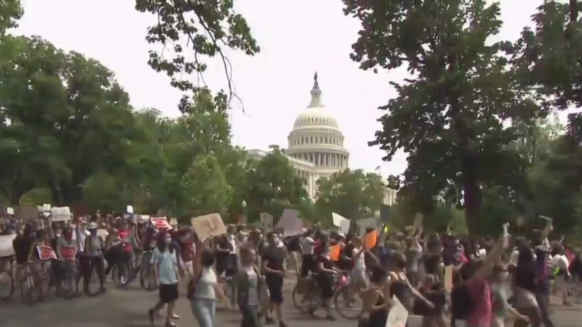 Watch CBS Evening News: The current political climate and the 2020 ...