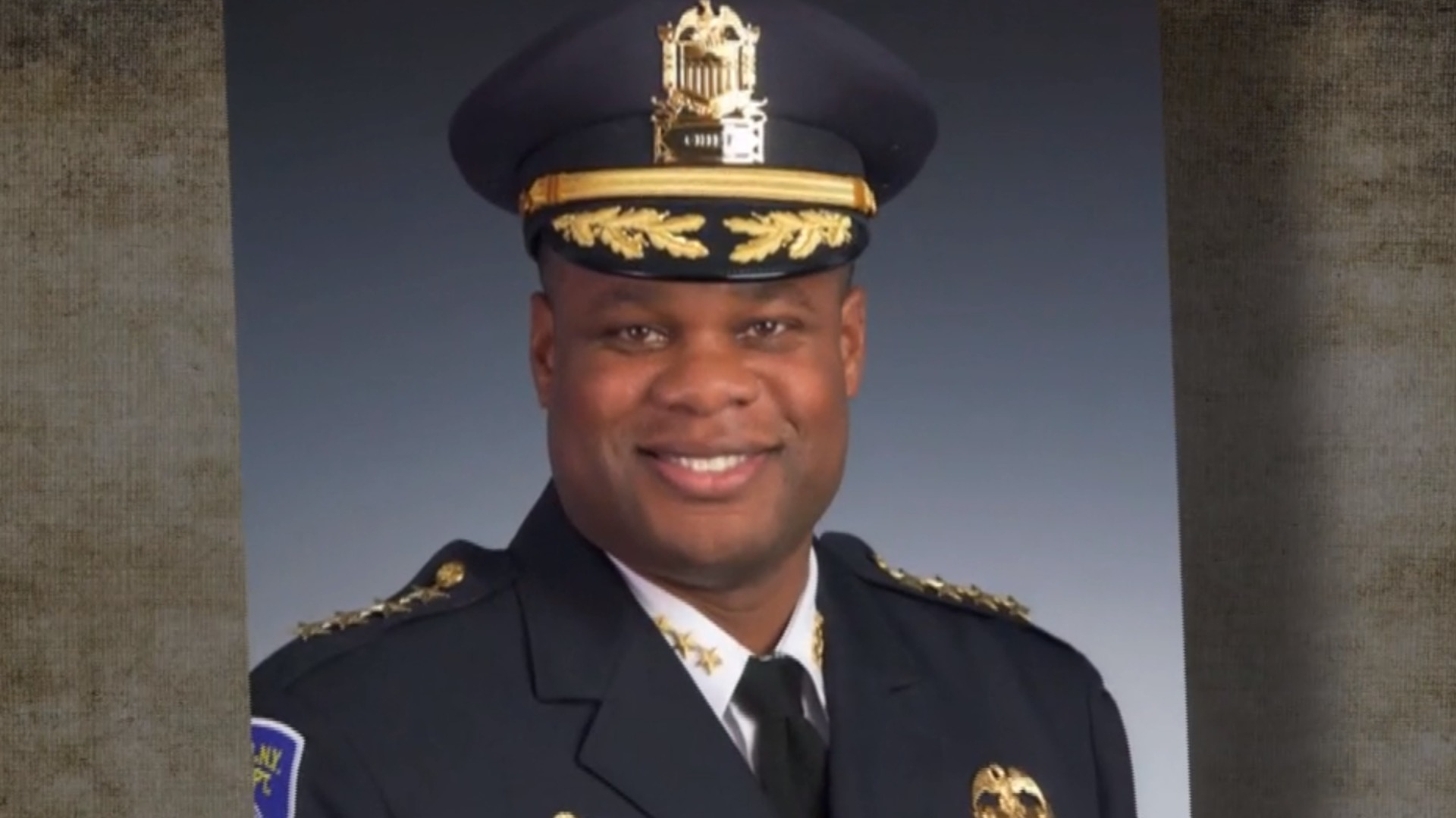 Watch CBS Evening News: Rochester police chief steps down - Full show ...