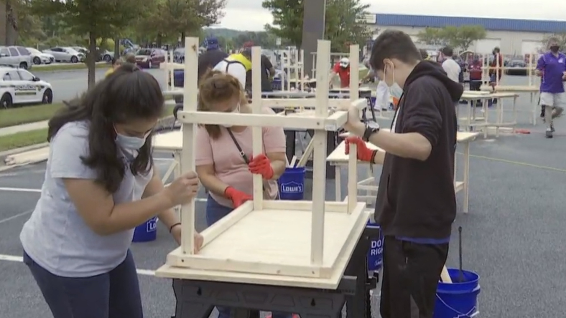 Watch CBS Evening News: Volunteers build desks for underprivileged kids ...