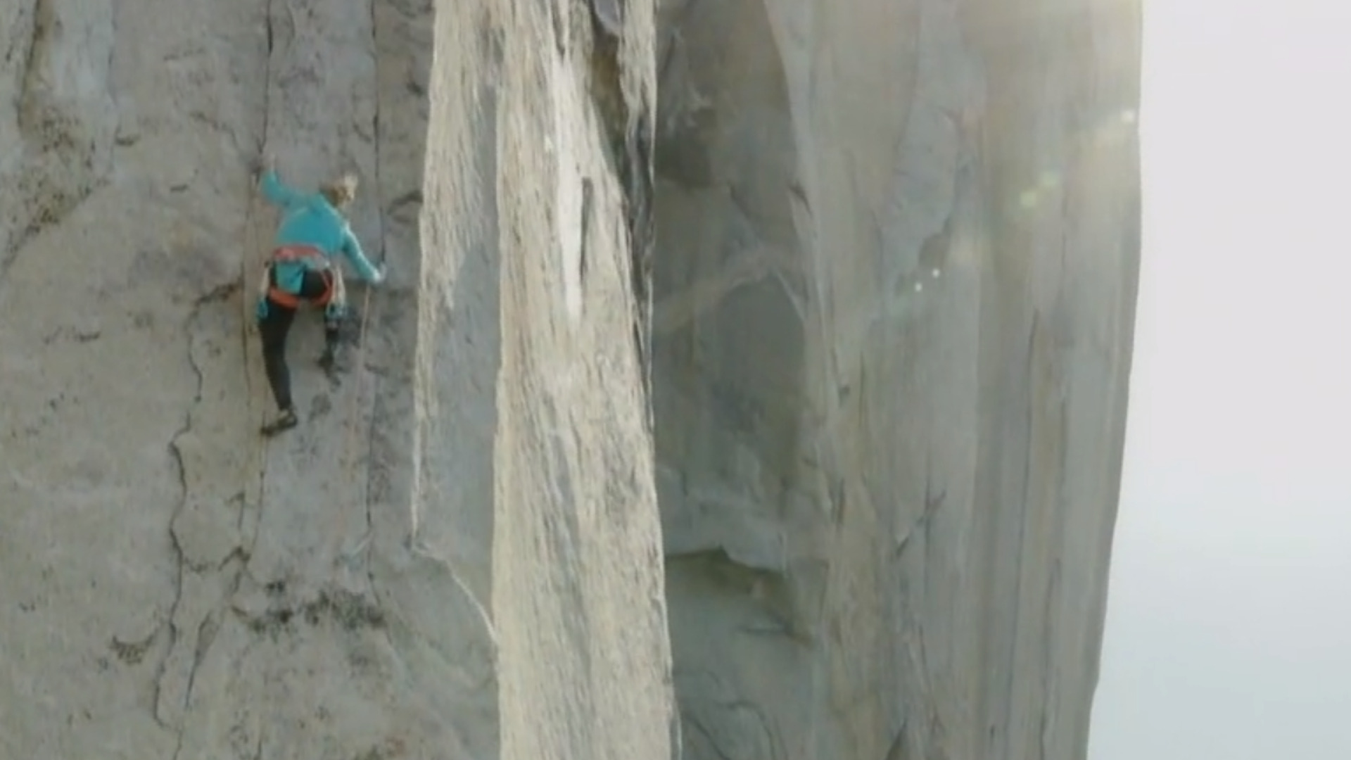 Watch CBS Evening News: Yosemite: 1st woman climbs El Capitan route ...