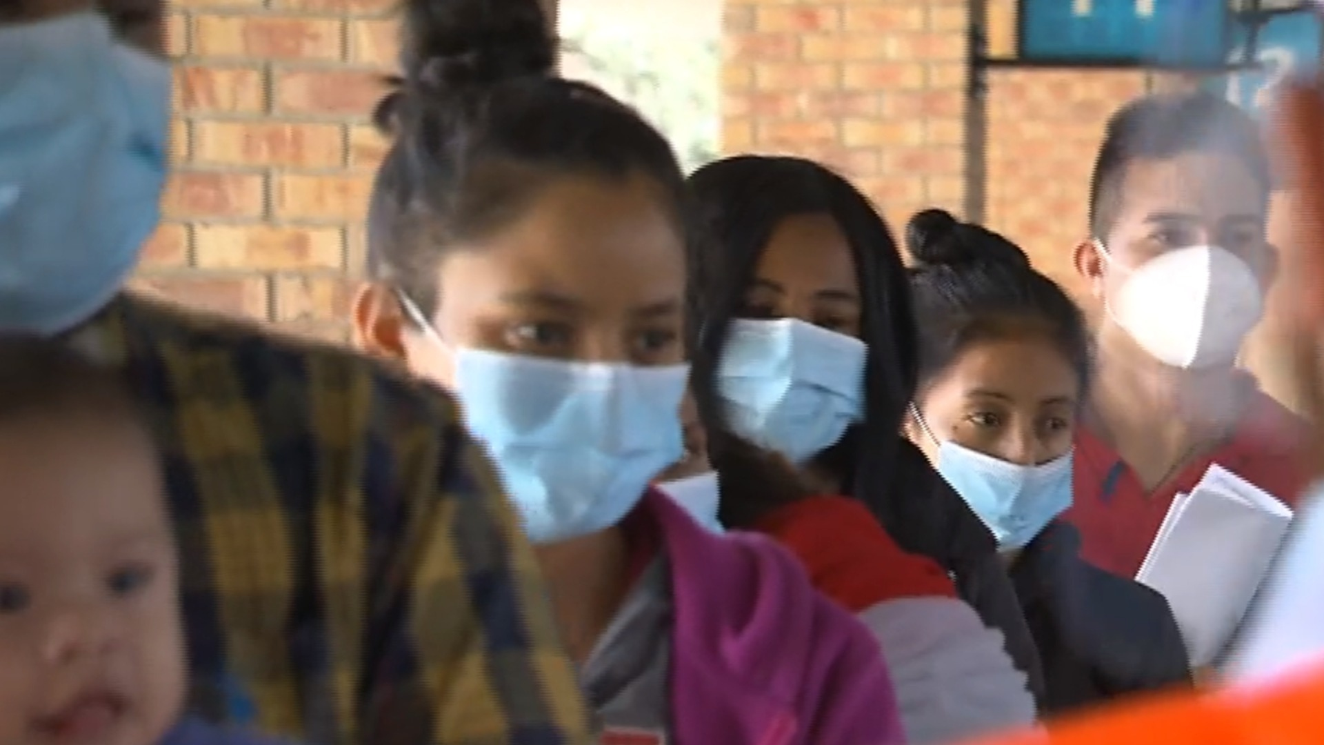 Watch CBS Evening News: U.S. processes asylum seekers from migrant camp ...
