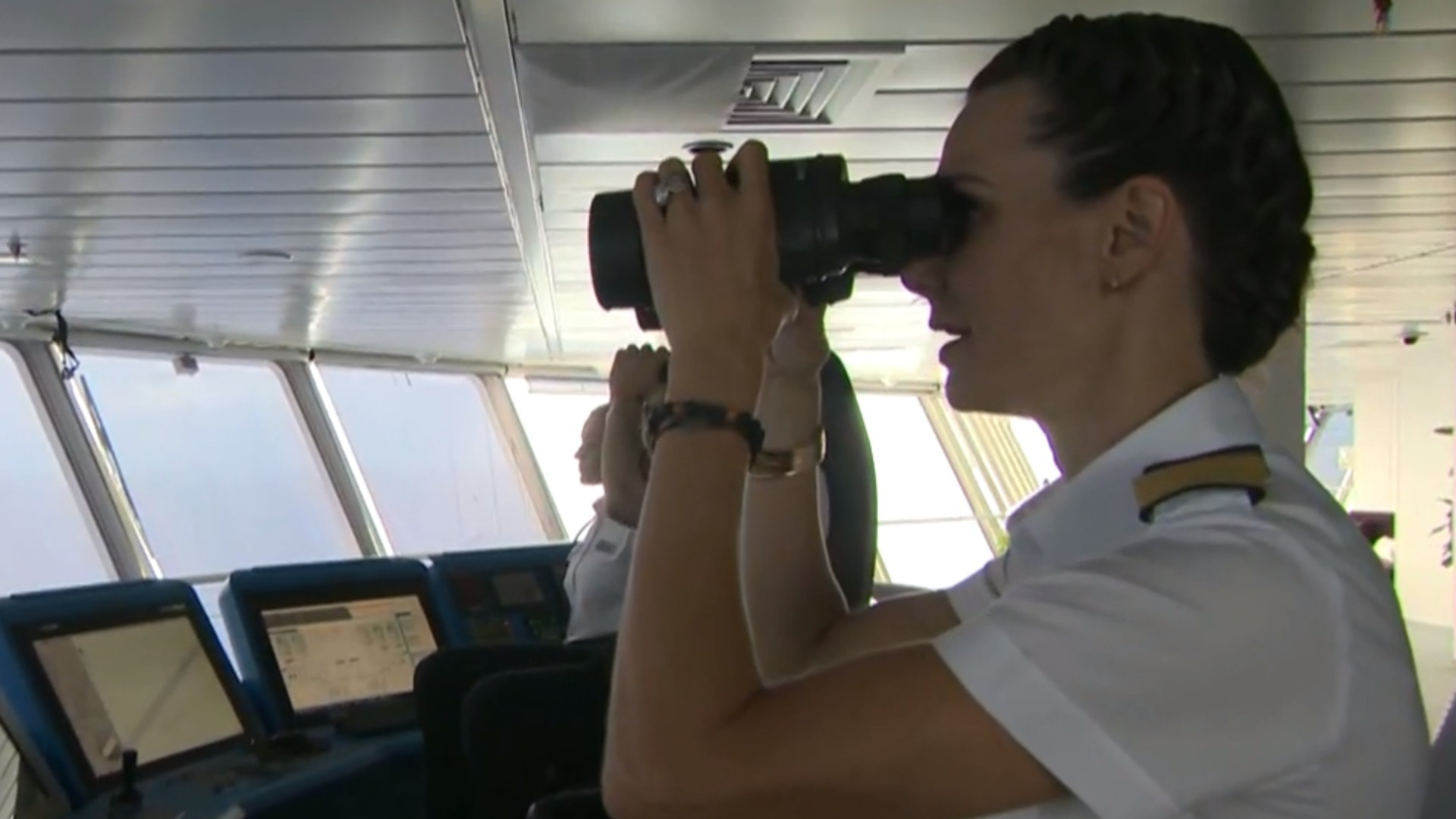 Watch CBS Evening News: Cruise ship returns with groundbreaking captain ...