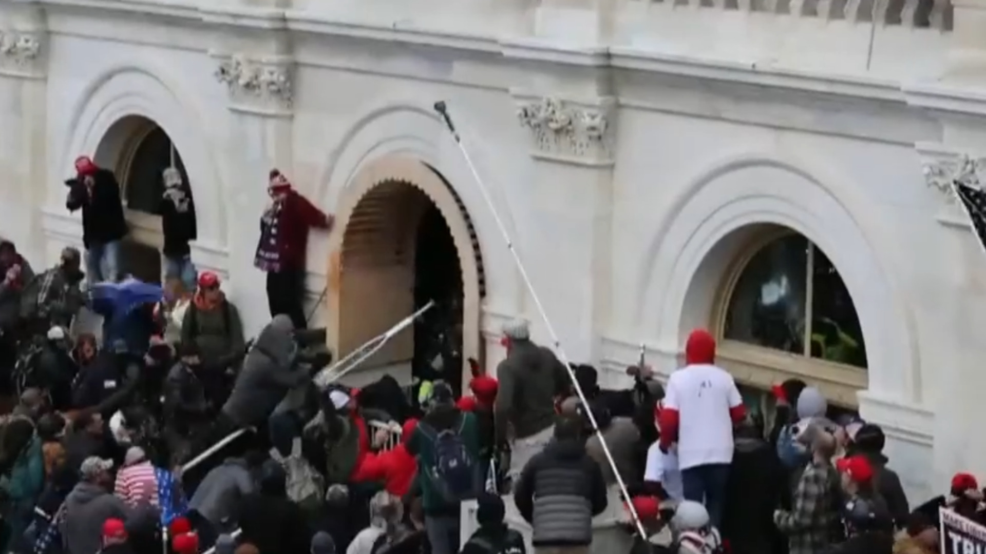 Watch CBS Evening News: Capitol officer charged with obstructing probe ...