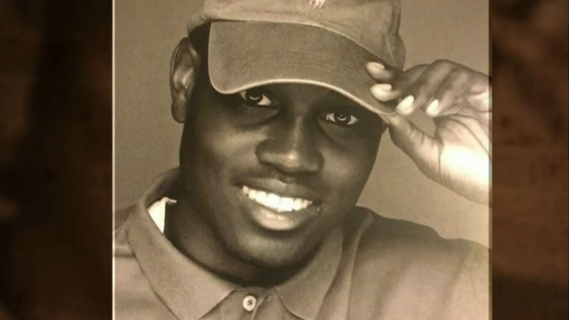 Watch CBS Evening News Season Episode : Nearly all-White jury picked in ...