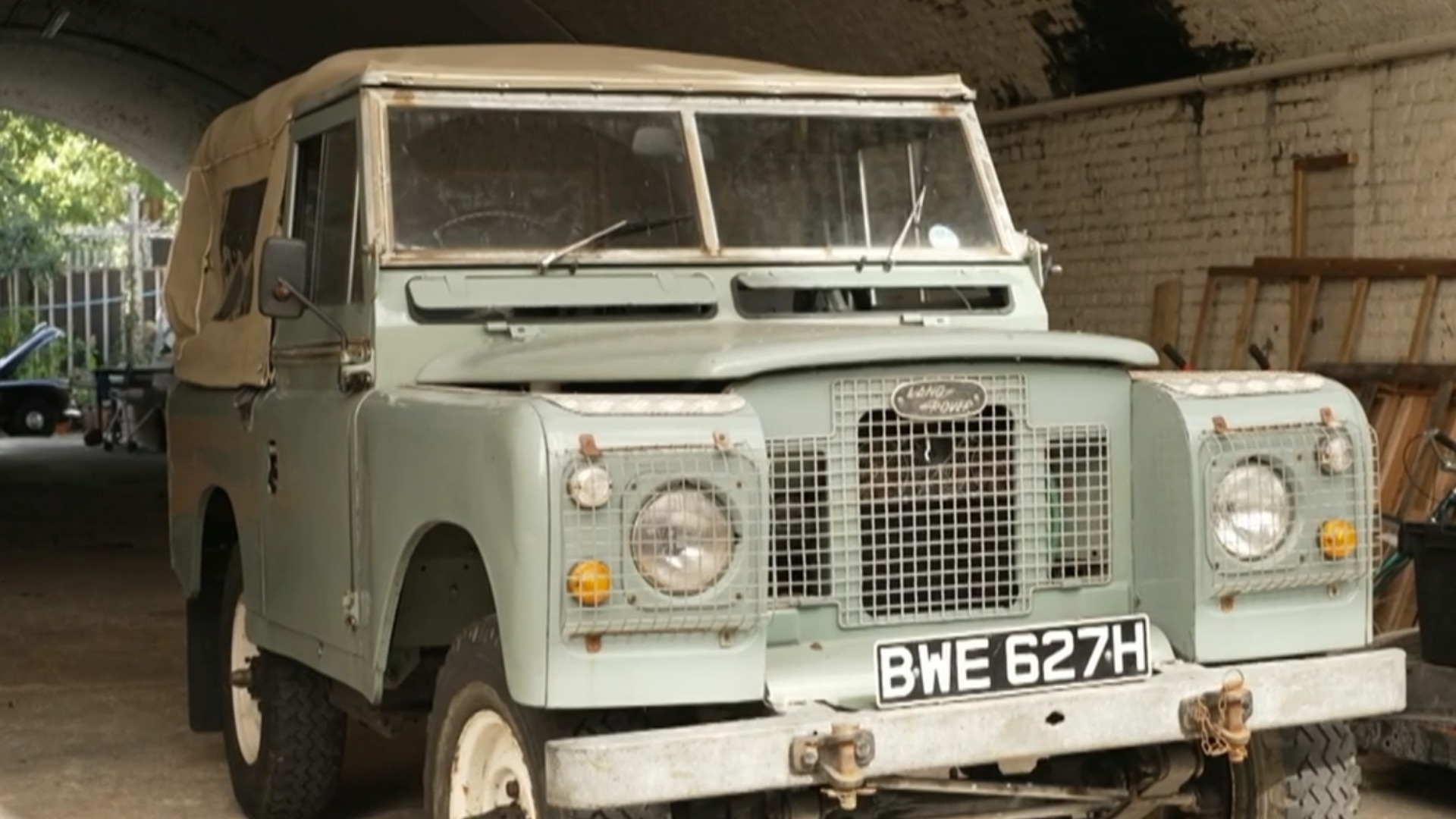 Watch CBS Saturday Morning: Driving classical cars into the 21st ...