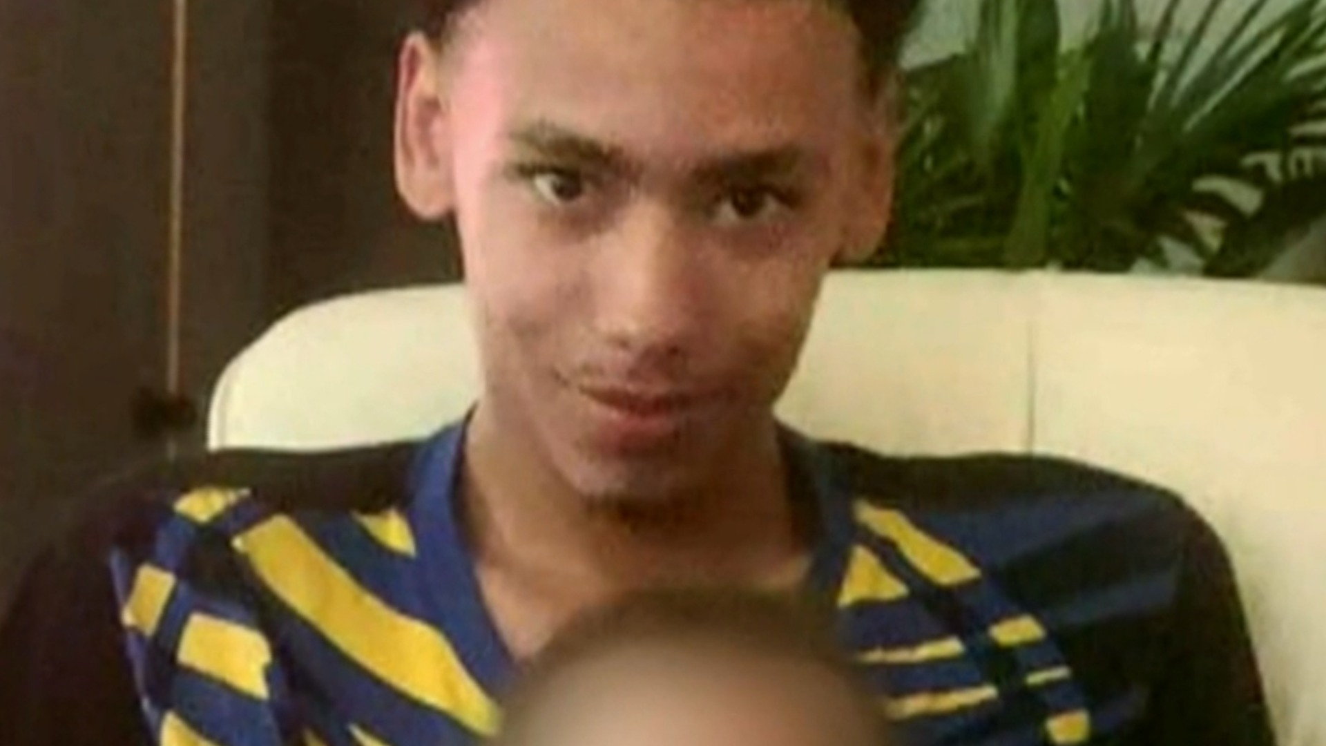 Watch CBS Evening News: Ex-officer on trial in Daunte Wright shooting - Full show on CBS