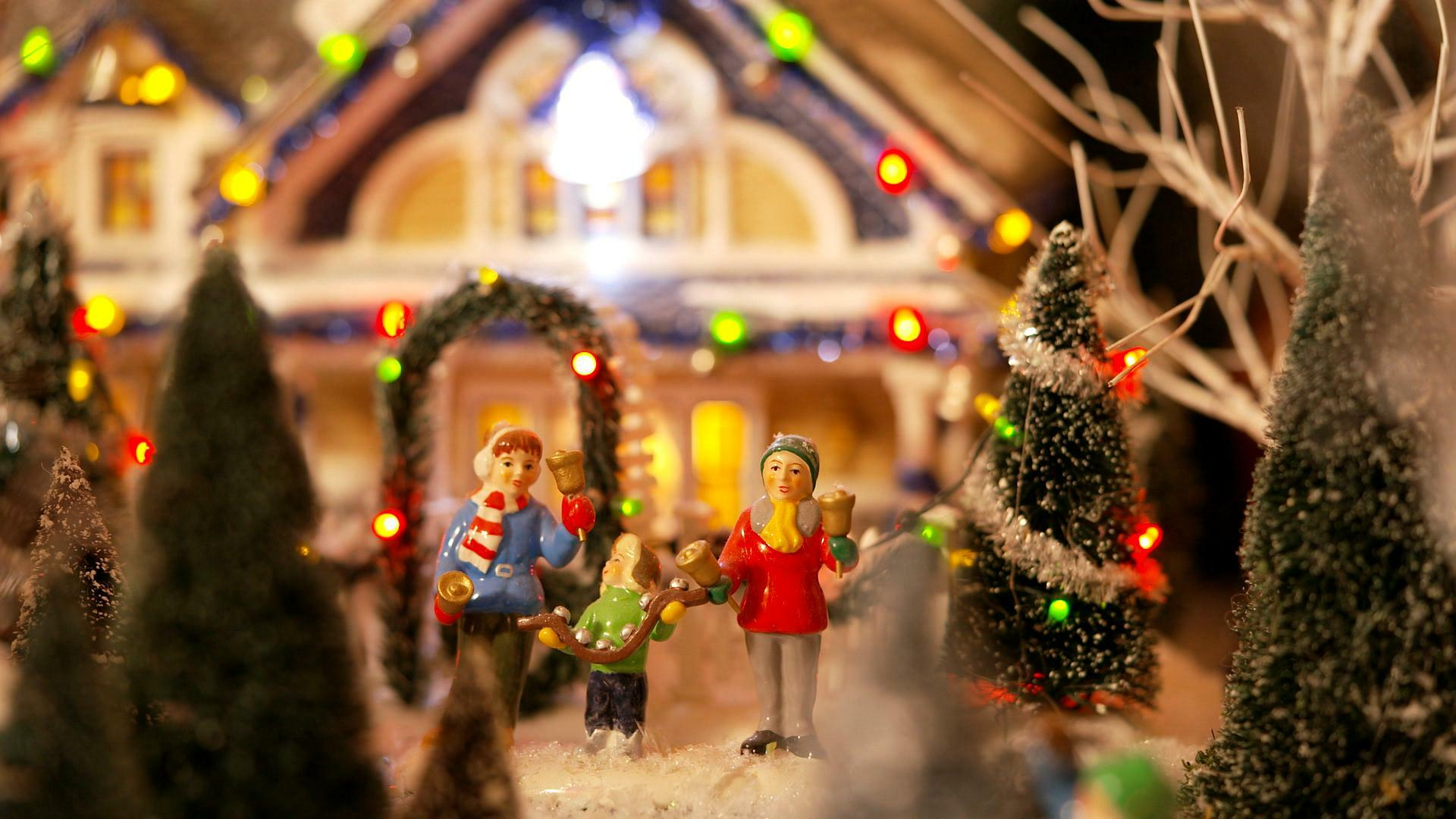 Watch CBS Mornings: Going "all out" with mini holiday villages - Full ...