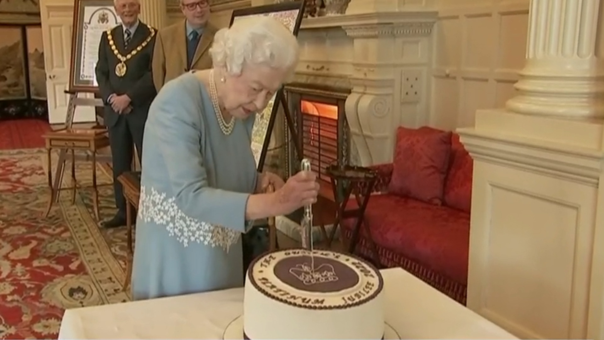 Watch CBS Evening News: Queen Elizabeth marks historic 70 years on ...