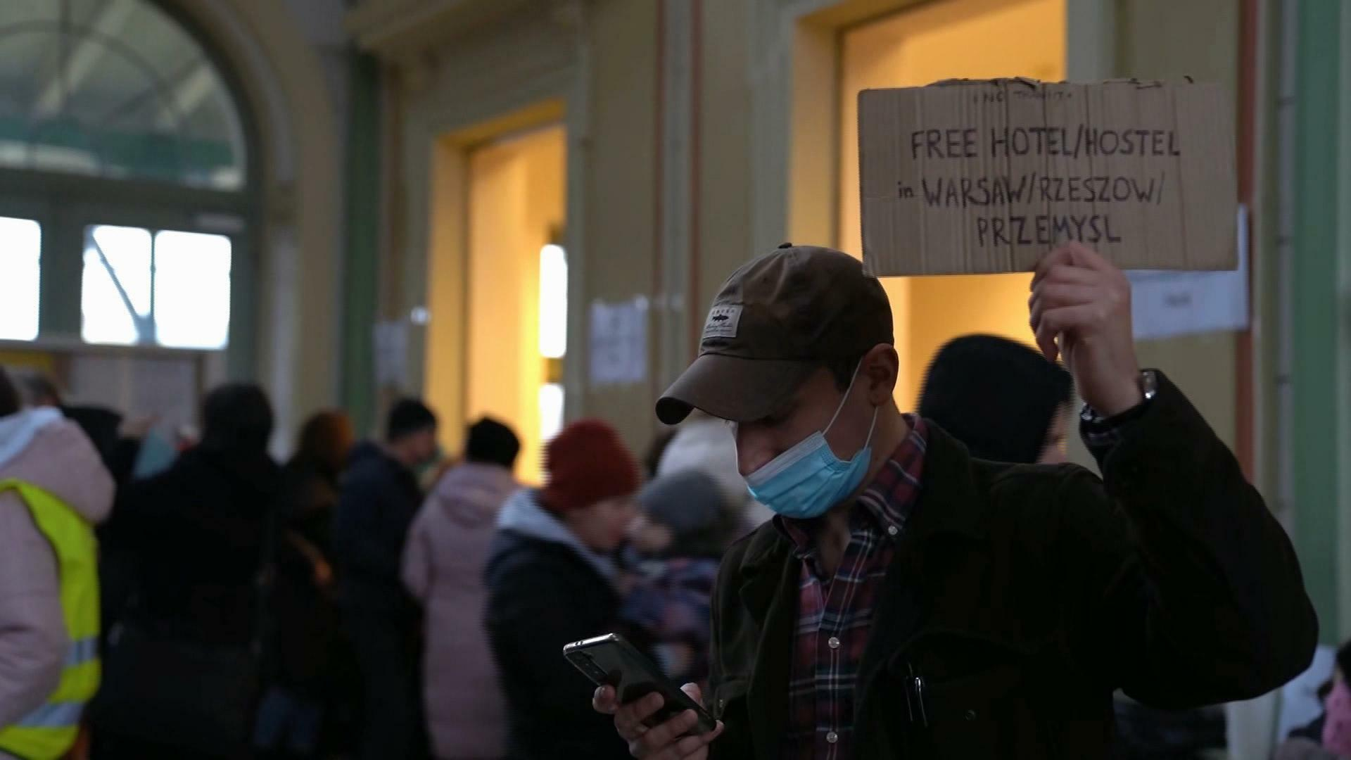 Watch Cbs Mornings American Helps Shelter Ukrainian Refugees Full