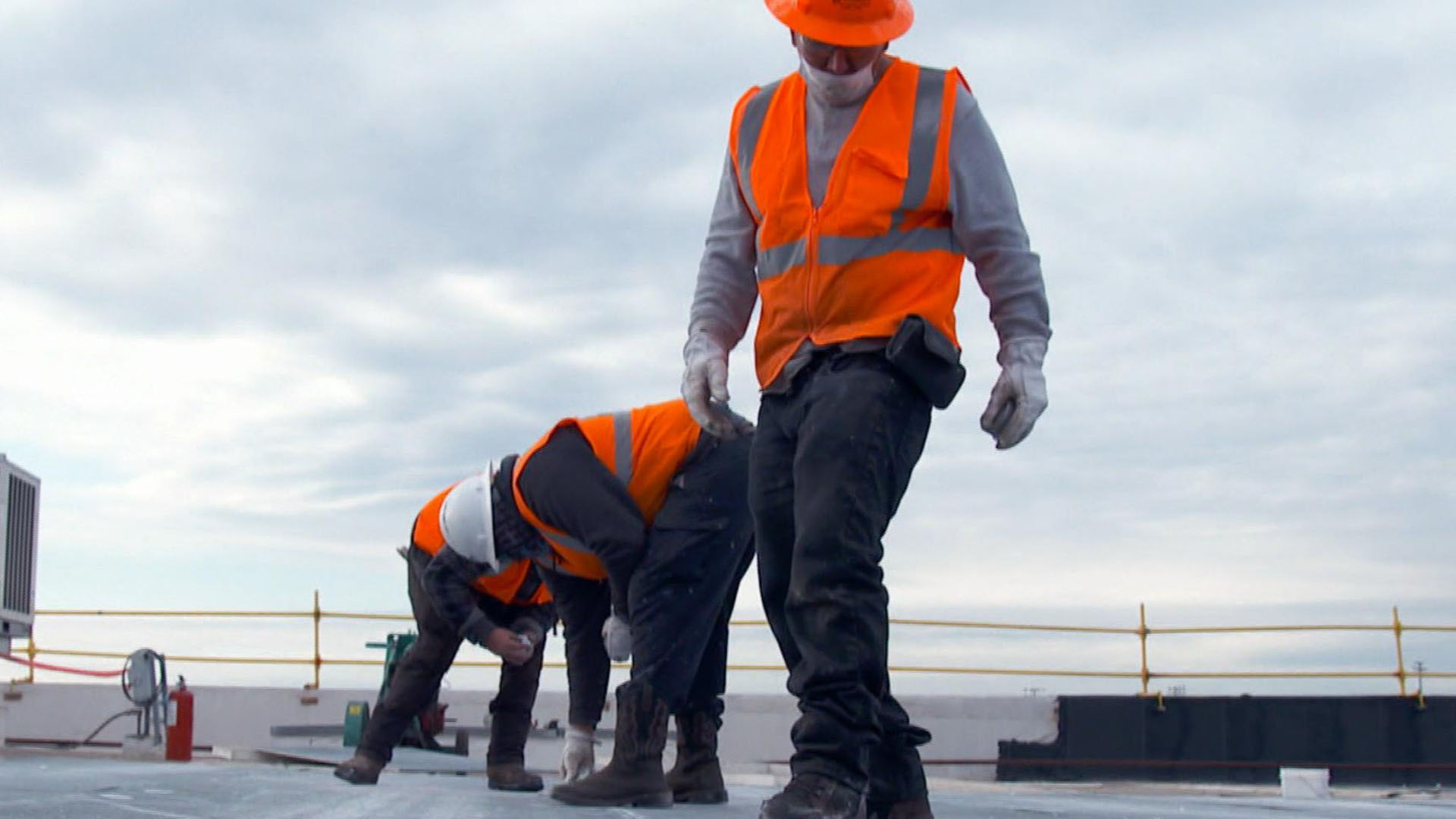 Watch CBS Evening News: Construction companies struggle to hire workers ...