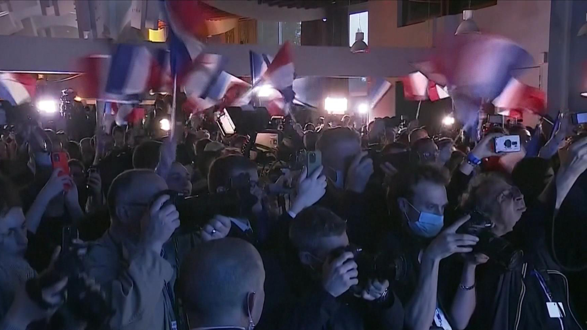 Watch CBS Evening News: Macron and Le Pen appear headed for runoff in ...