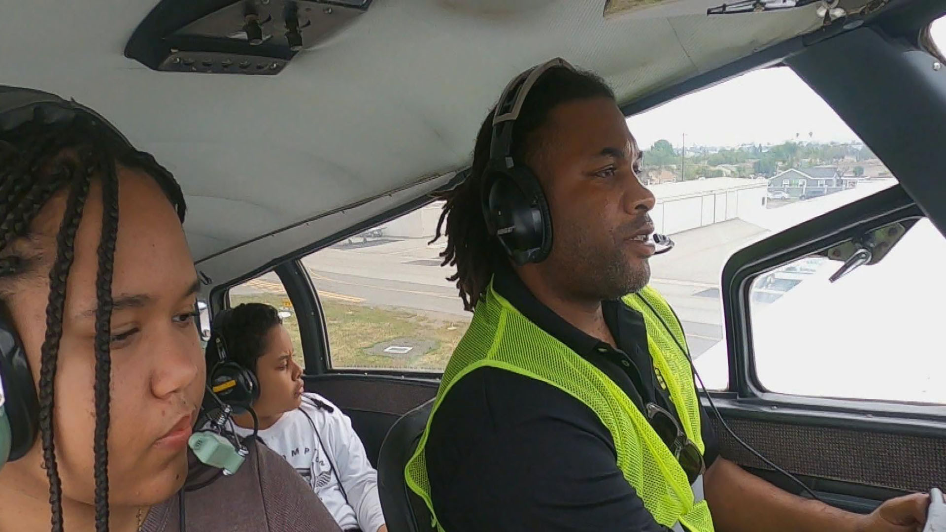 Watch CBS Evening News: Kids fly high thanks to an aviation nonprofit ...