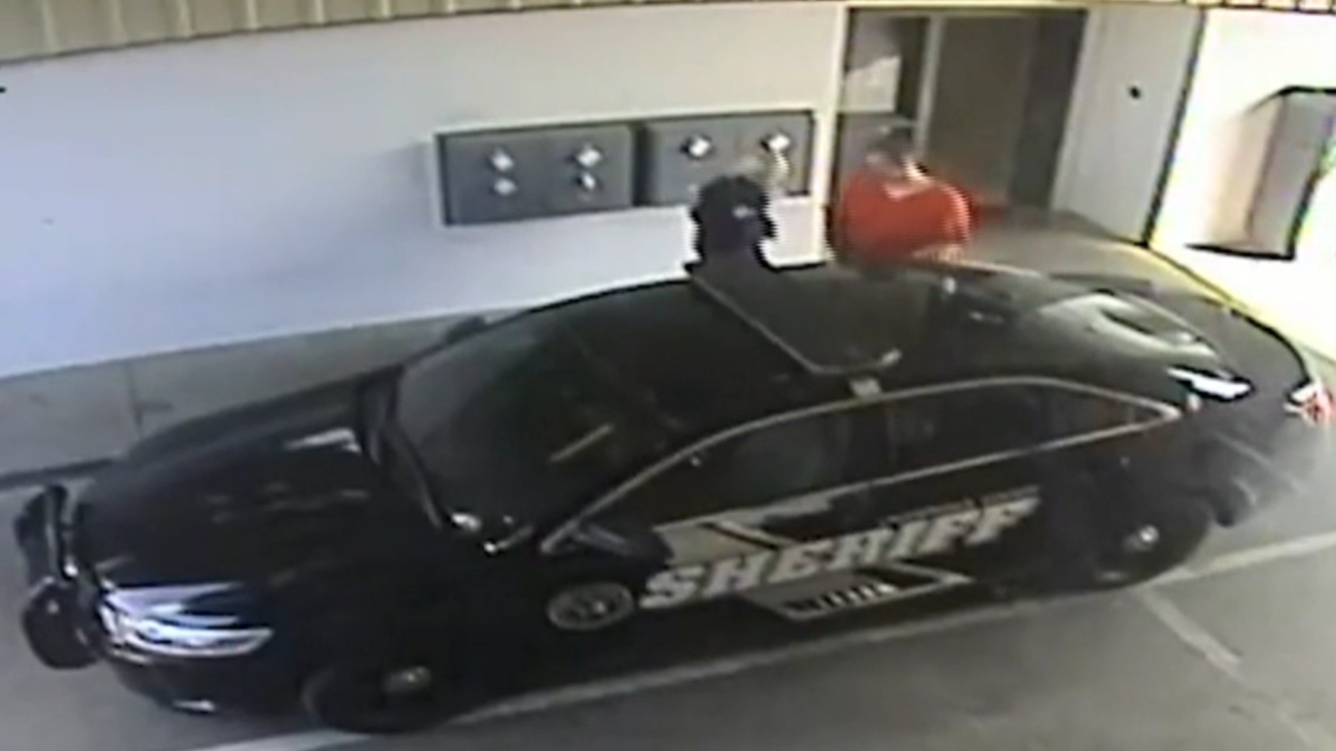 Watch CBS Evening News: Police release new video from Alabama jailbreak ...