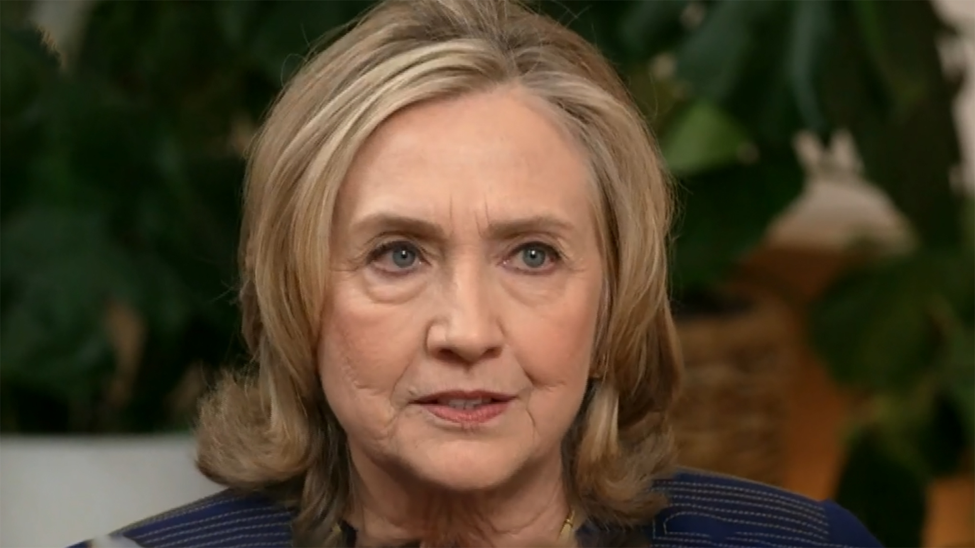 Watch CBS Evening News: Hillary Clinton on dangers if Roe v. Wade is ...