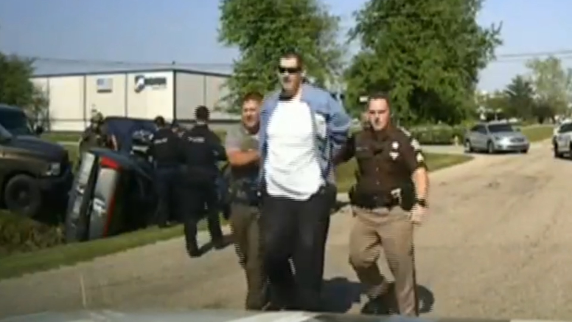Watch CBS Evening News: Video shows moments after capture of Alabama ...