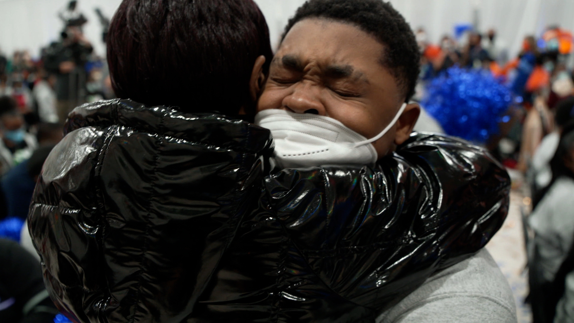 Watch 60 Minutes Chicago students and parents get free college - Paramount+