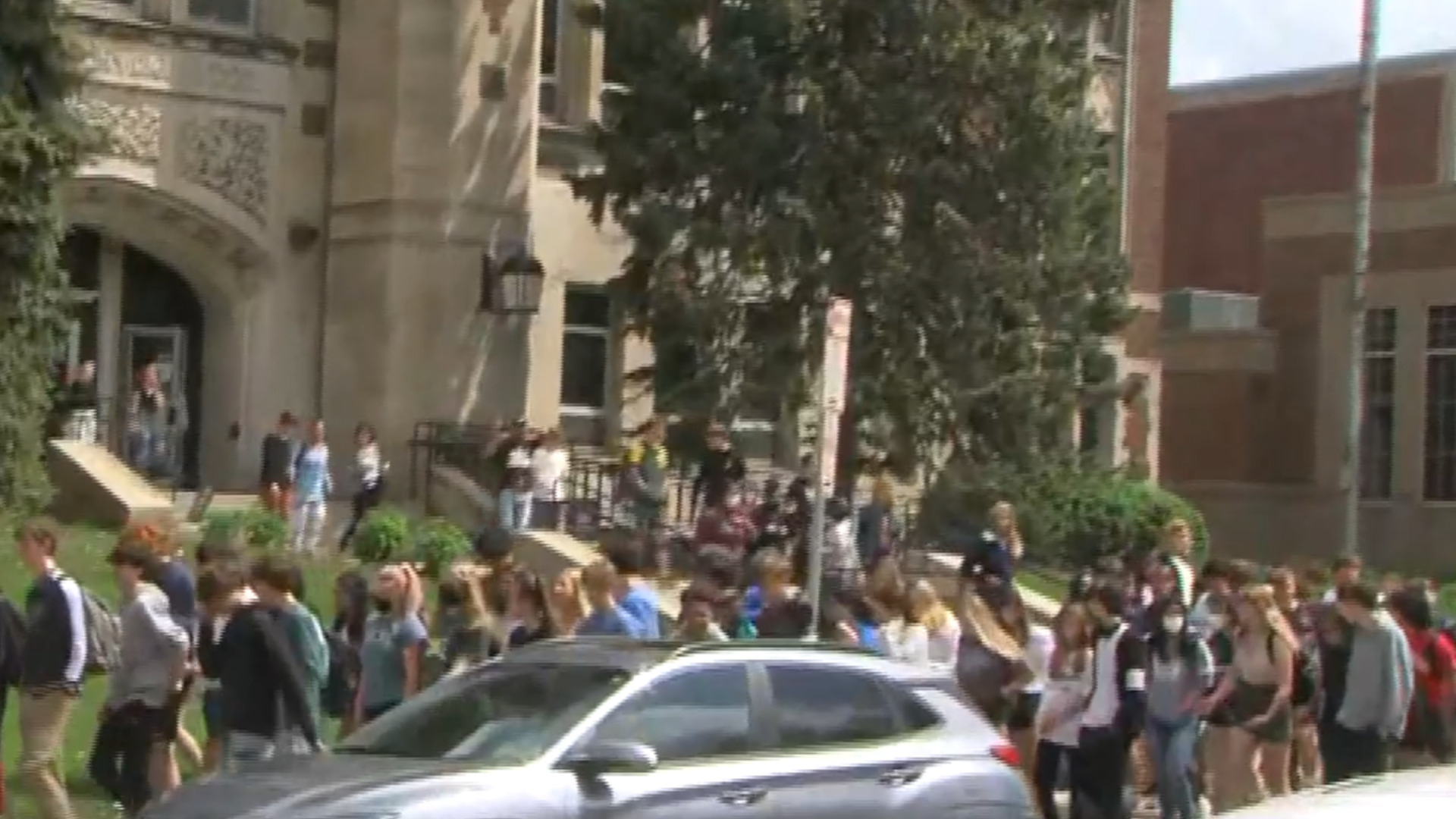 Watch CBS Evening News: Students walk out nationwide to demand gun ...