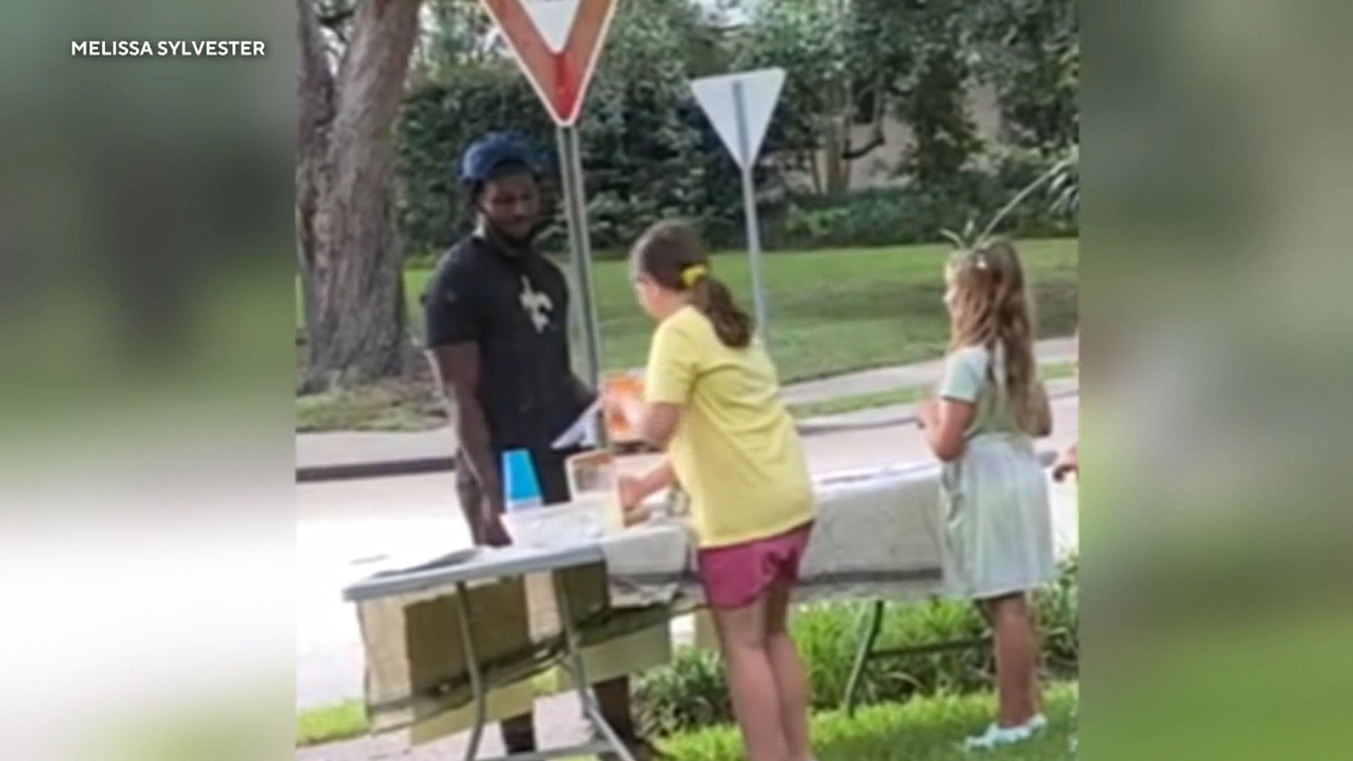 Watch CBS Mornings: Heartwarming lemonade stand moment goes viral ...