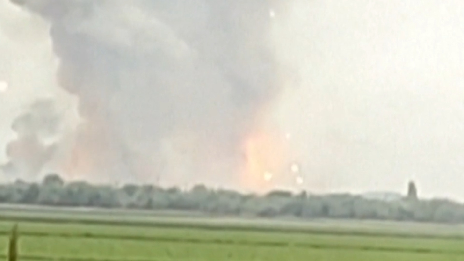 Watch CBS Evening News: Explosions rock Russian supply line in Crimea ...