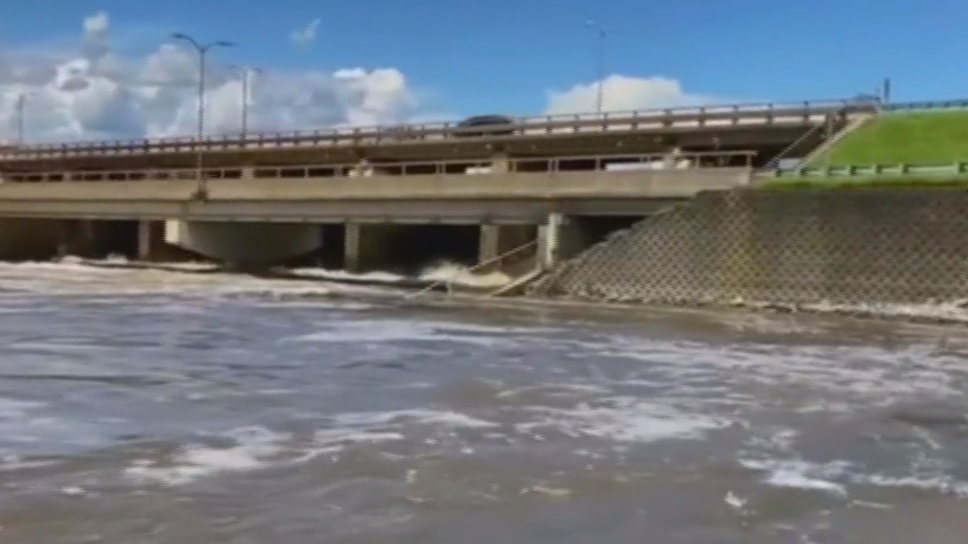 Watch CBS Evening News: Storm-weary South braces for more flooding ...