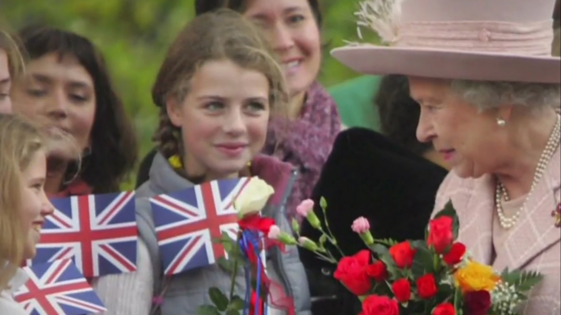 Watch CBS Evening News: Women, girls find inspiration in Queen ...