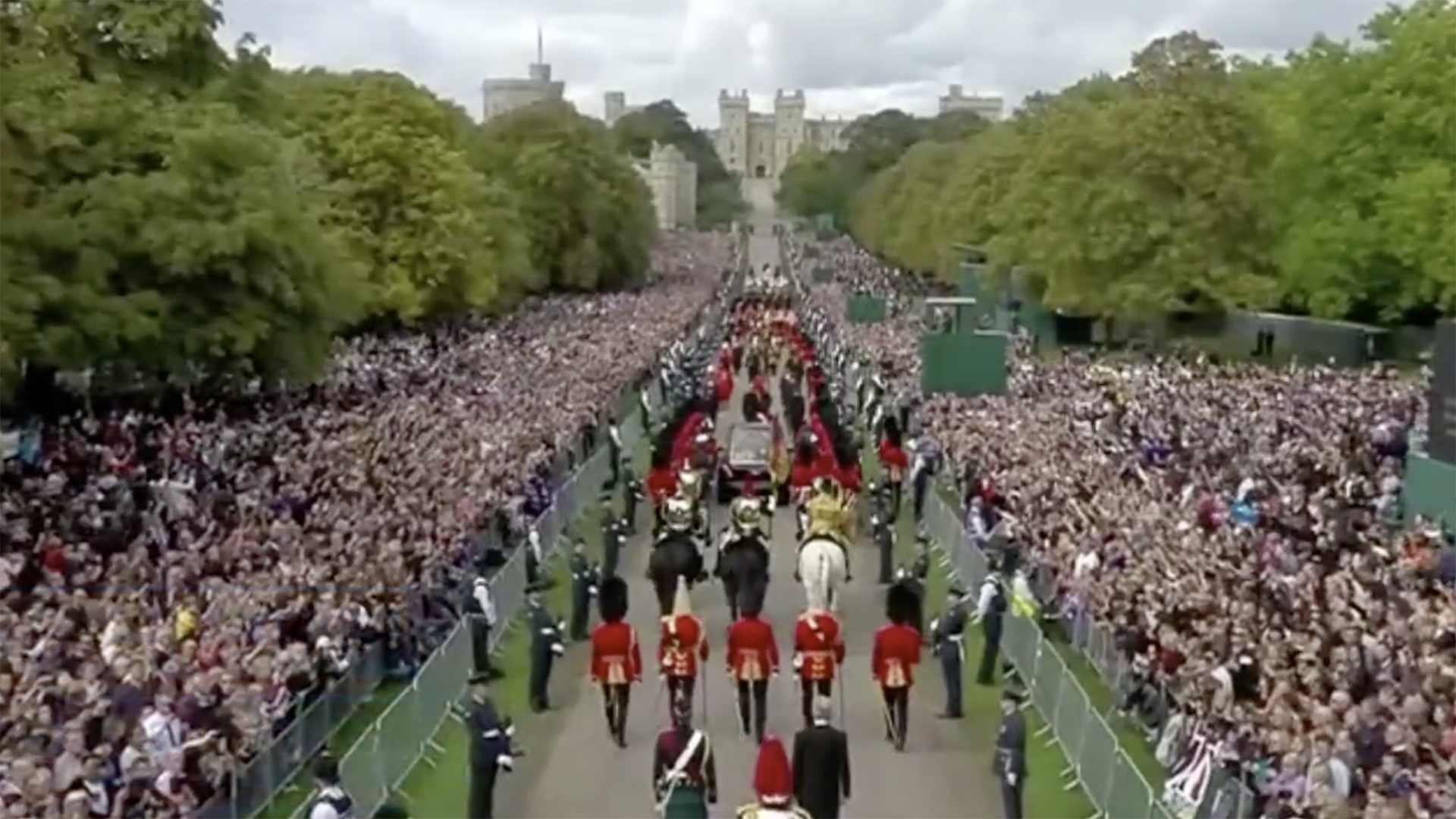 Watch CBS Mornings: The public bids final farewell to Queen Elizabeth ...