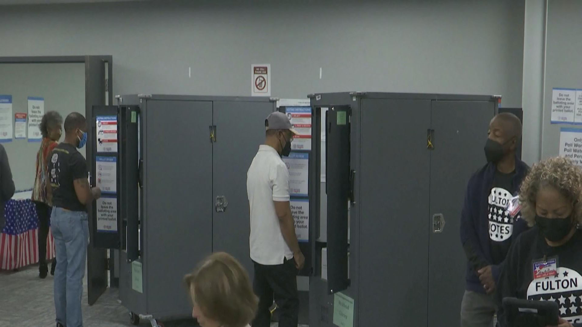 Watch CBS Evening News: Election watchers nervous about American ...