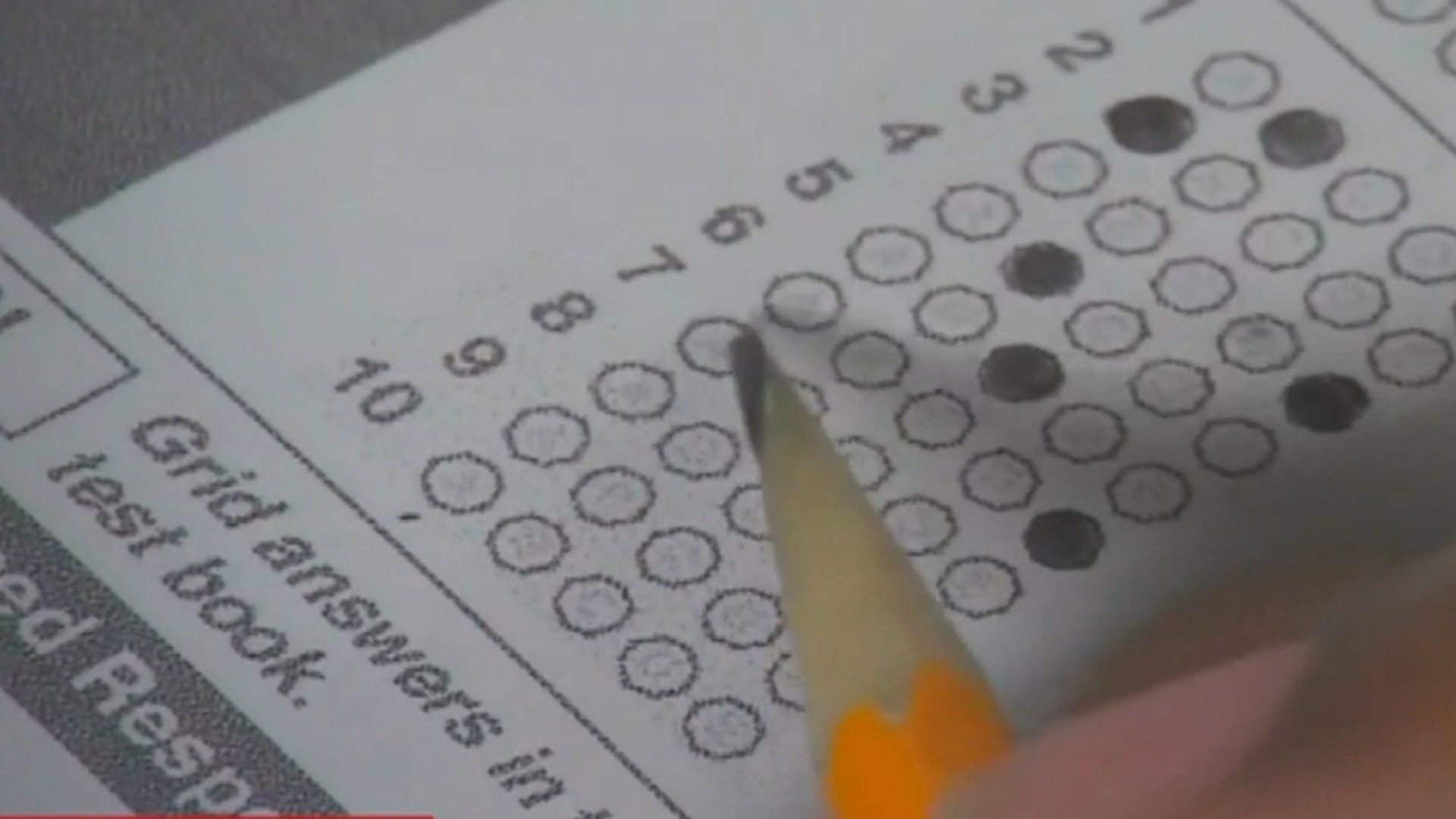 Watch CBS Evening News: U.S. math, reading scores fall amid pandemic ...