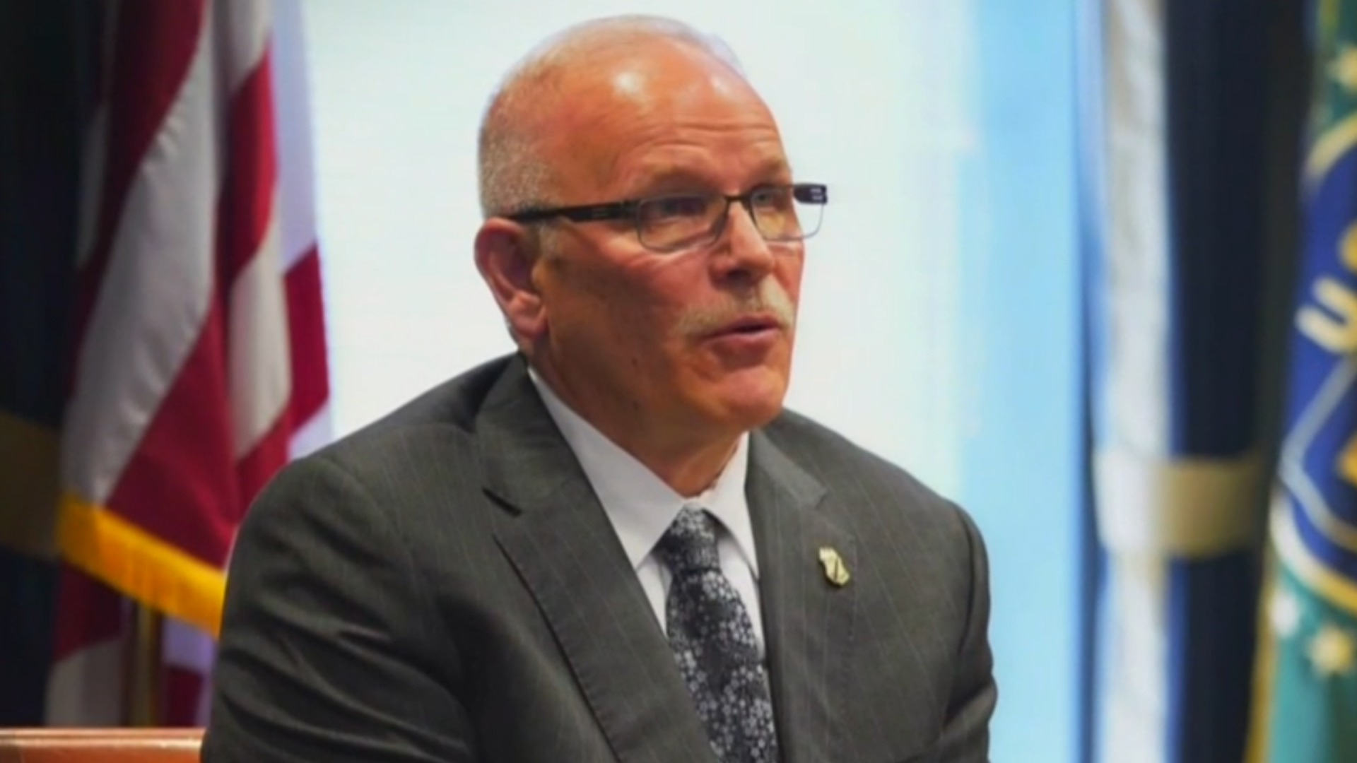 Watch CBS Evening News: CBP head resigns - Full show on CBS