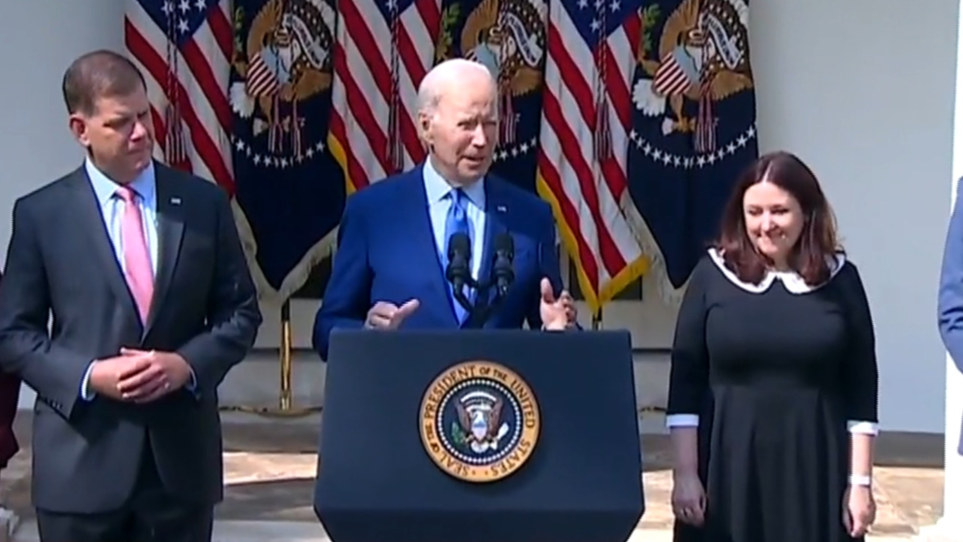 Watch CBS Evening News: Biden urges Congress to avert rail strike - Full show on CBS