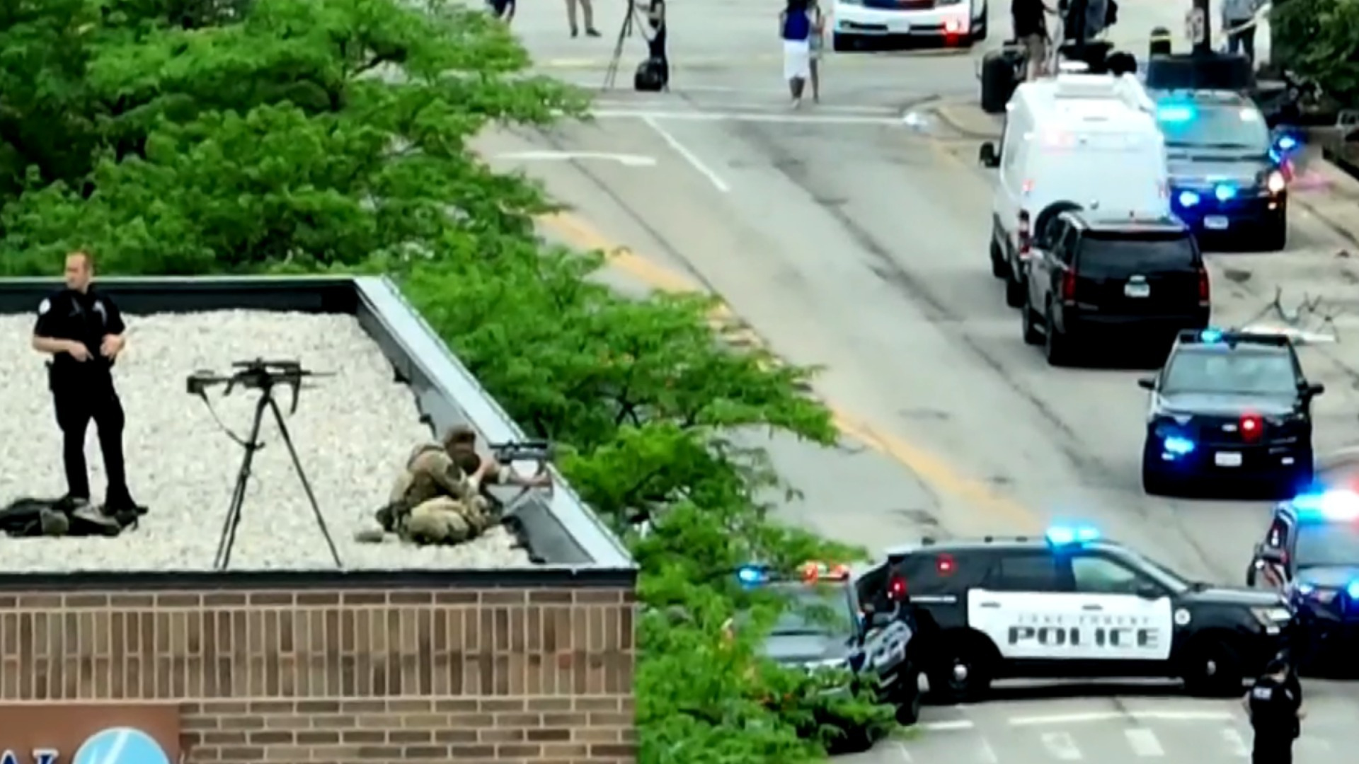 Watch CBS Evening News: Illinois House approves assault weapons ban - Full show on CBS