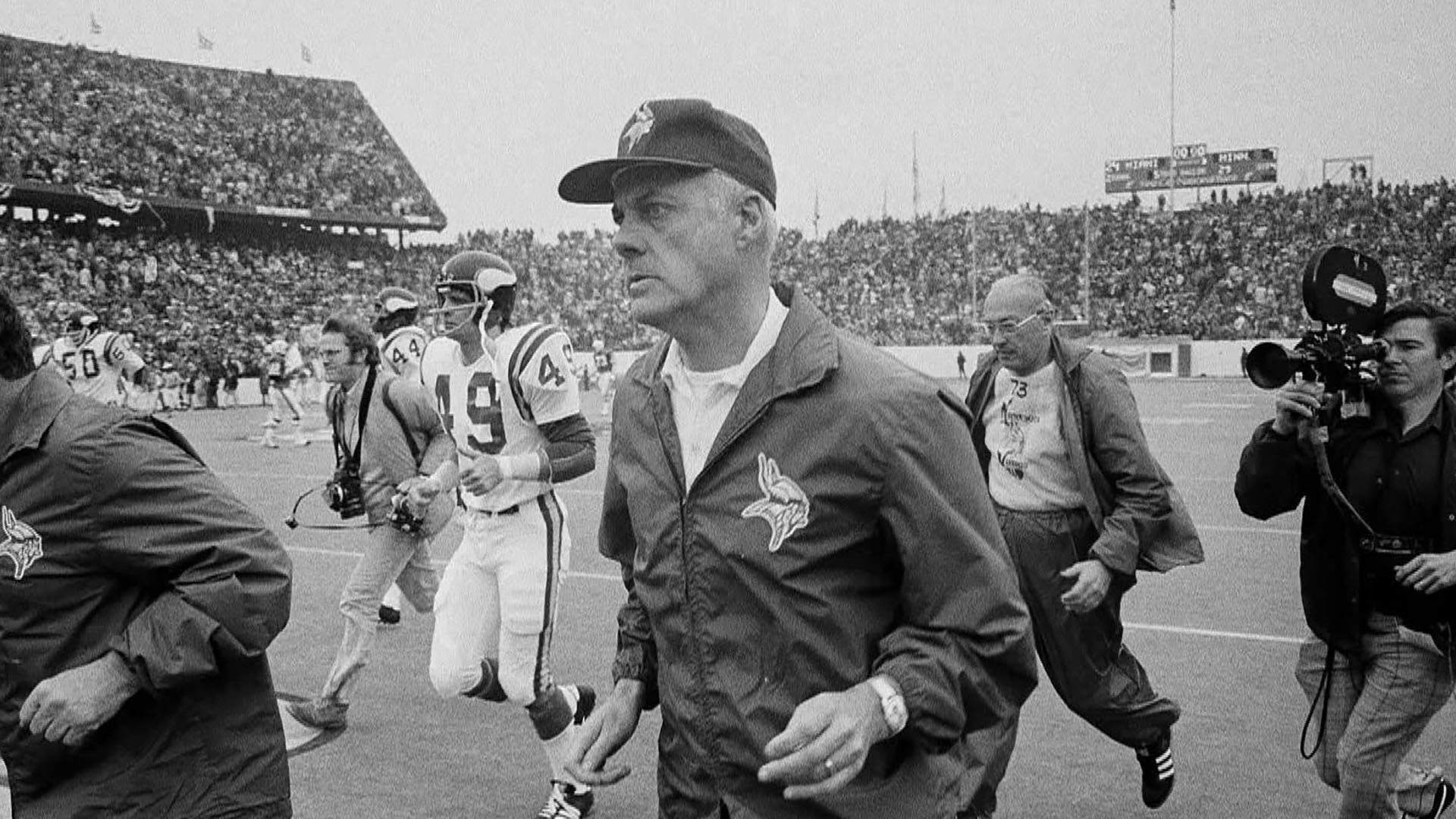 Watch CBS Evening News: Legendary Vikings coach Bud Grant dies at 95 ...