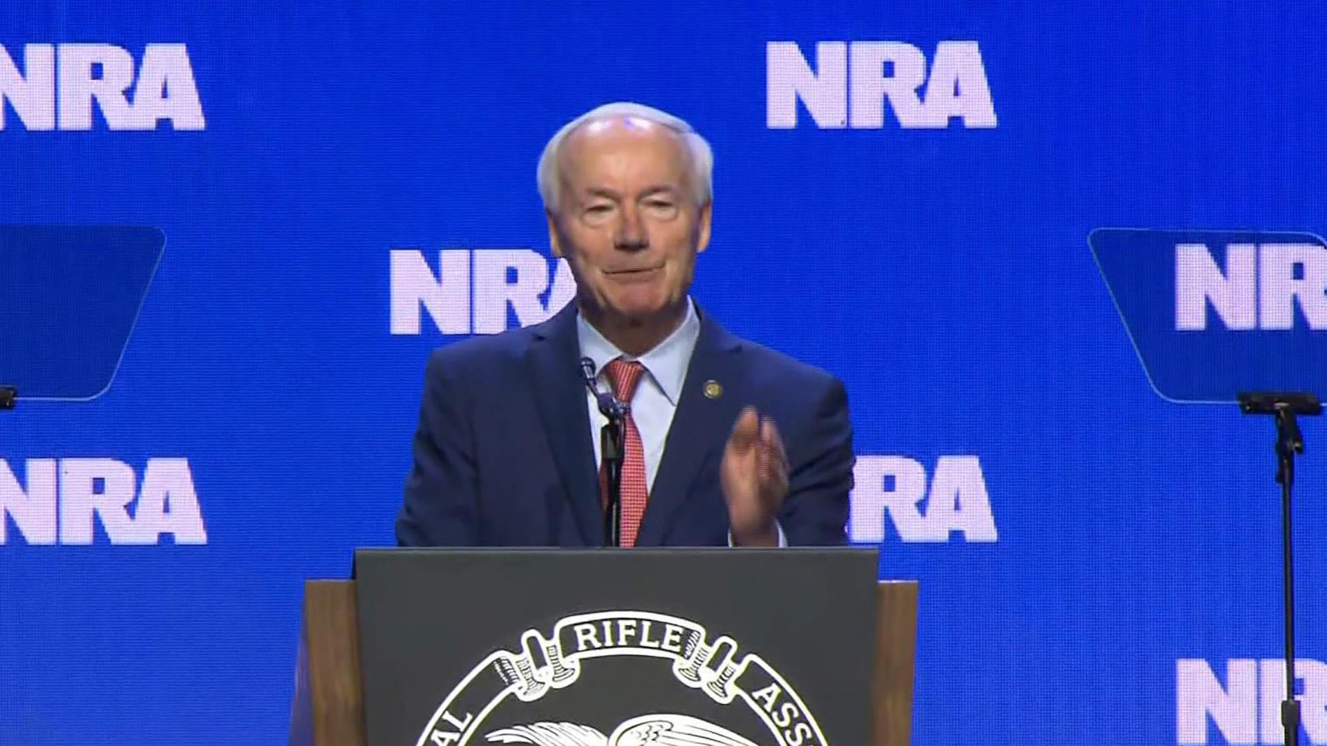 Watch CBS Evening News: 2 mass shootings on same weekend as NRA ...