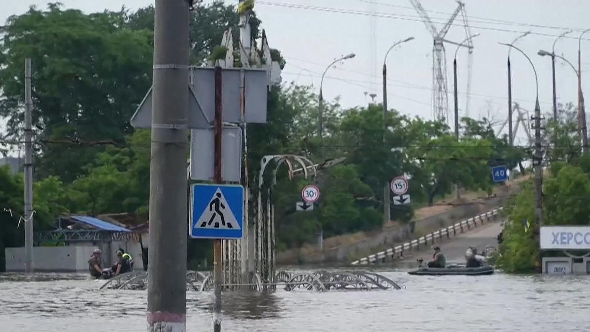 Watch CBS Mornings: Rescue efforts after major flooding in Ukraine ...