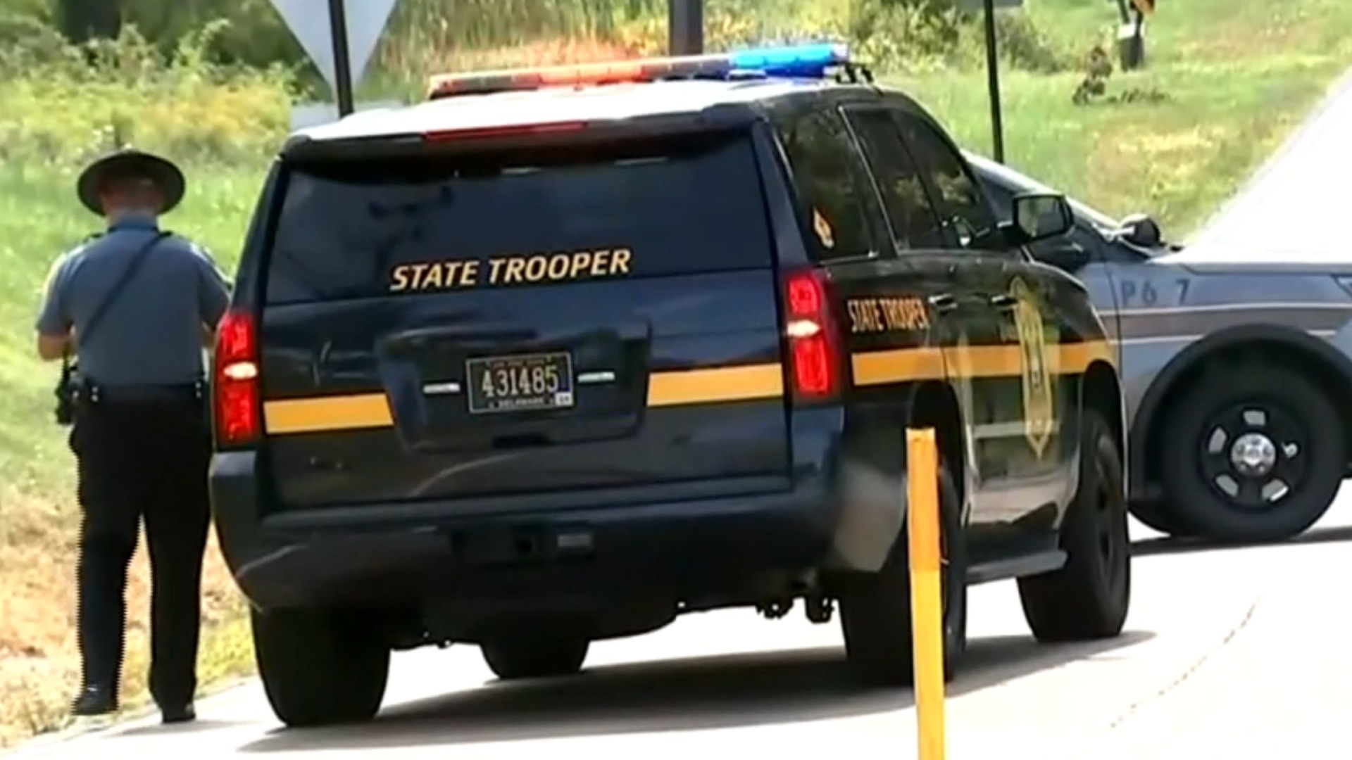 Watch Cbs Evening News Escaped Pennsylvania Murderer Still At Large