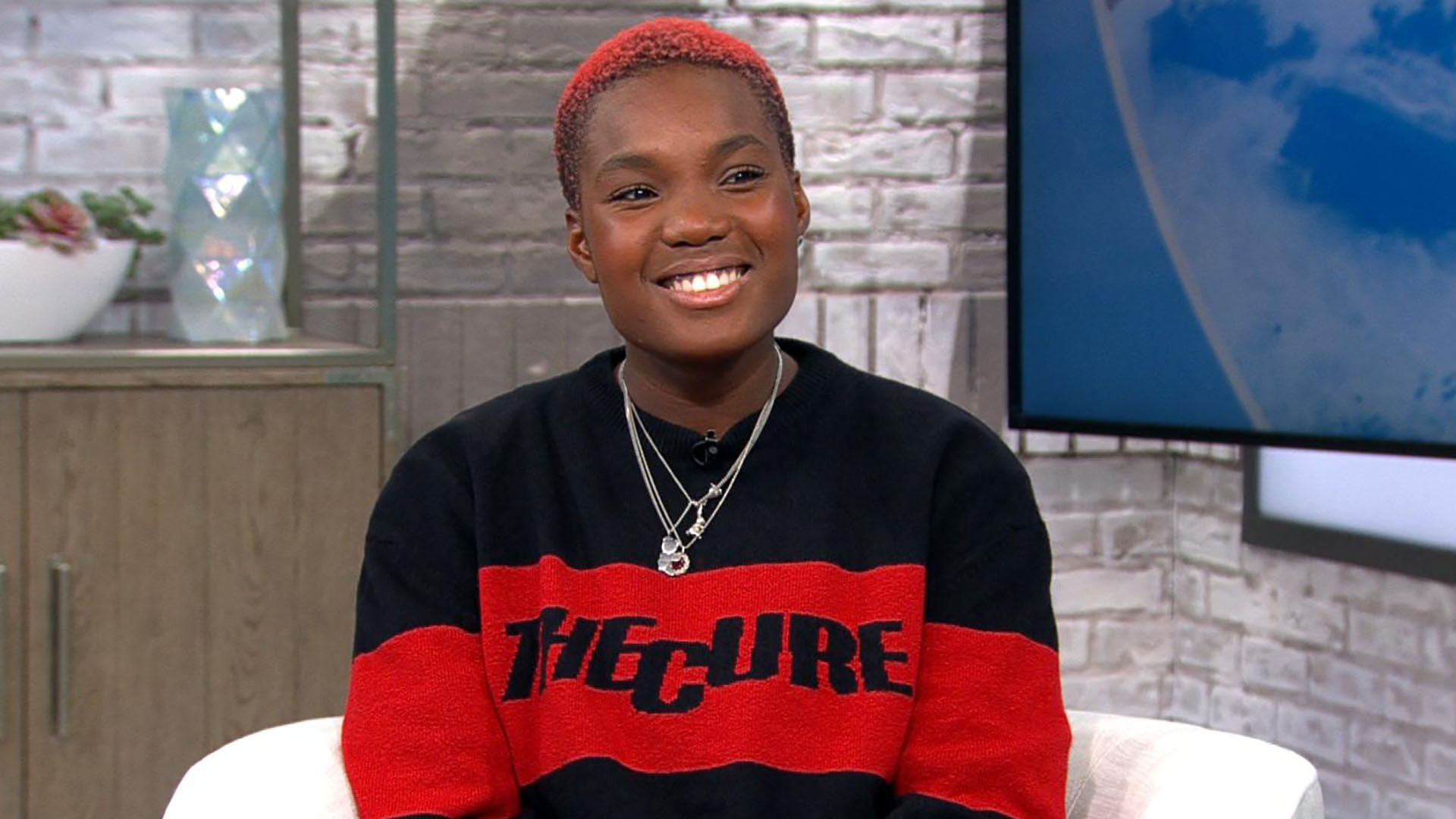 Watch CBS Mornings: Singer Arlo Parks shares poetry in new book - Full ...