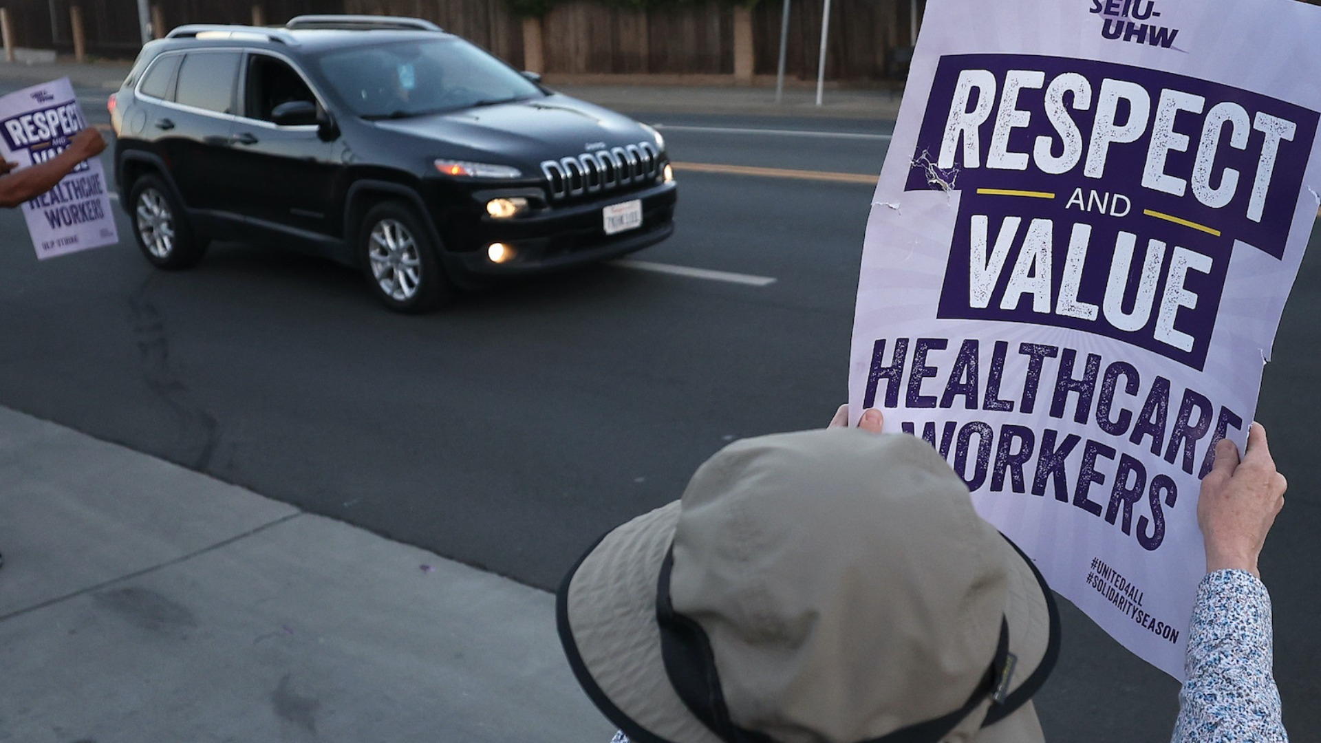 Watch CBS News: UAW negotiations with automakers continue - Full show ...