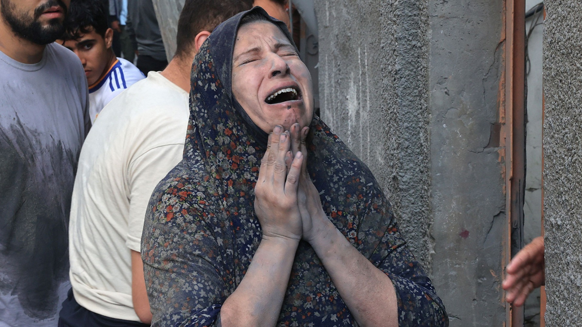 Watch CBS News: Egypt not allowing Gaza refugees into country - Full ...