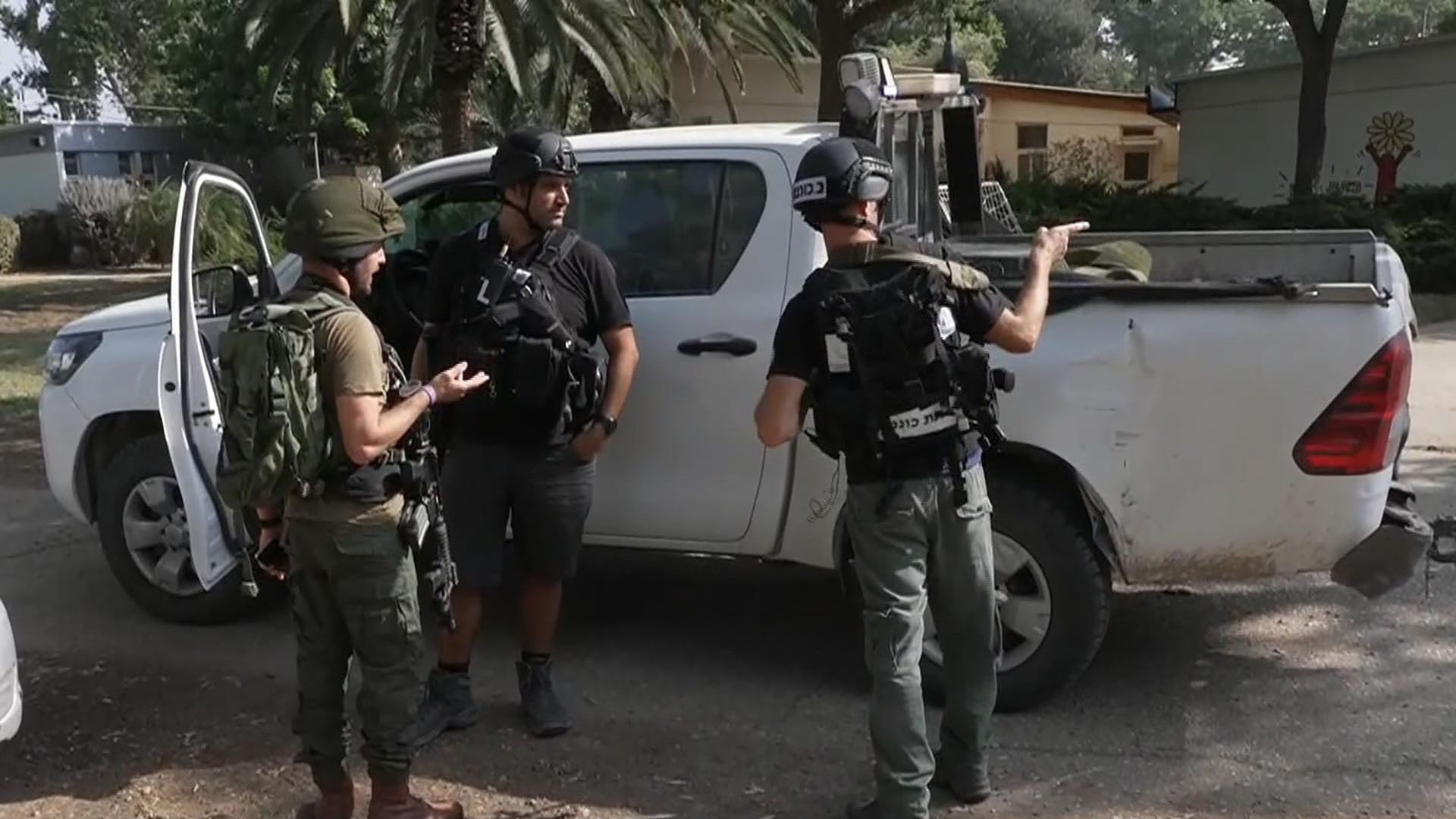 Watch CBS Mornings: Civilians patrol kibbutz near Gaza border - Full ...