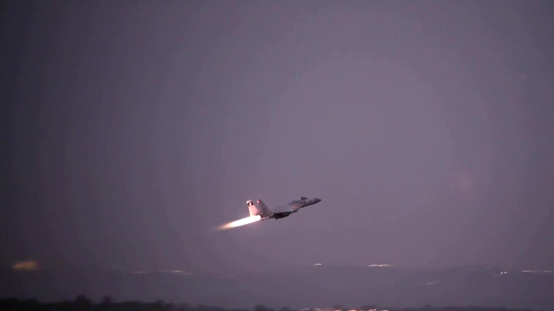 Watch CBS Evening News: Israel wages fierce attack on Gaza - Full show ...